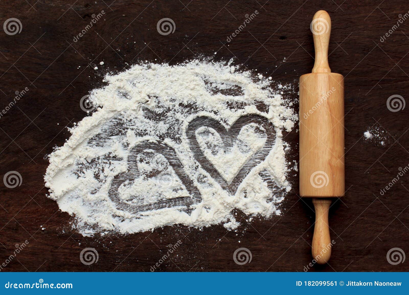 Rolling Pin and White Flour Stock Image - Image of pink, meal: 182099561