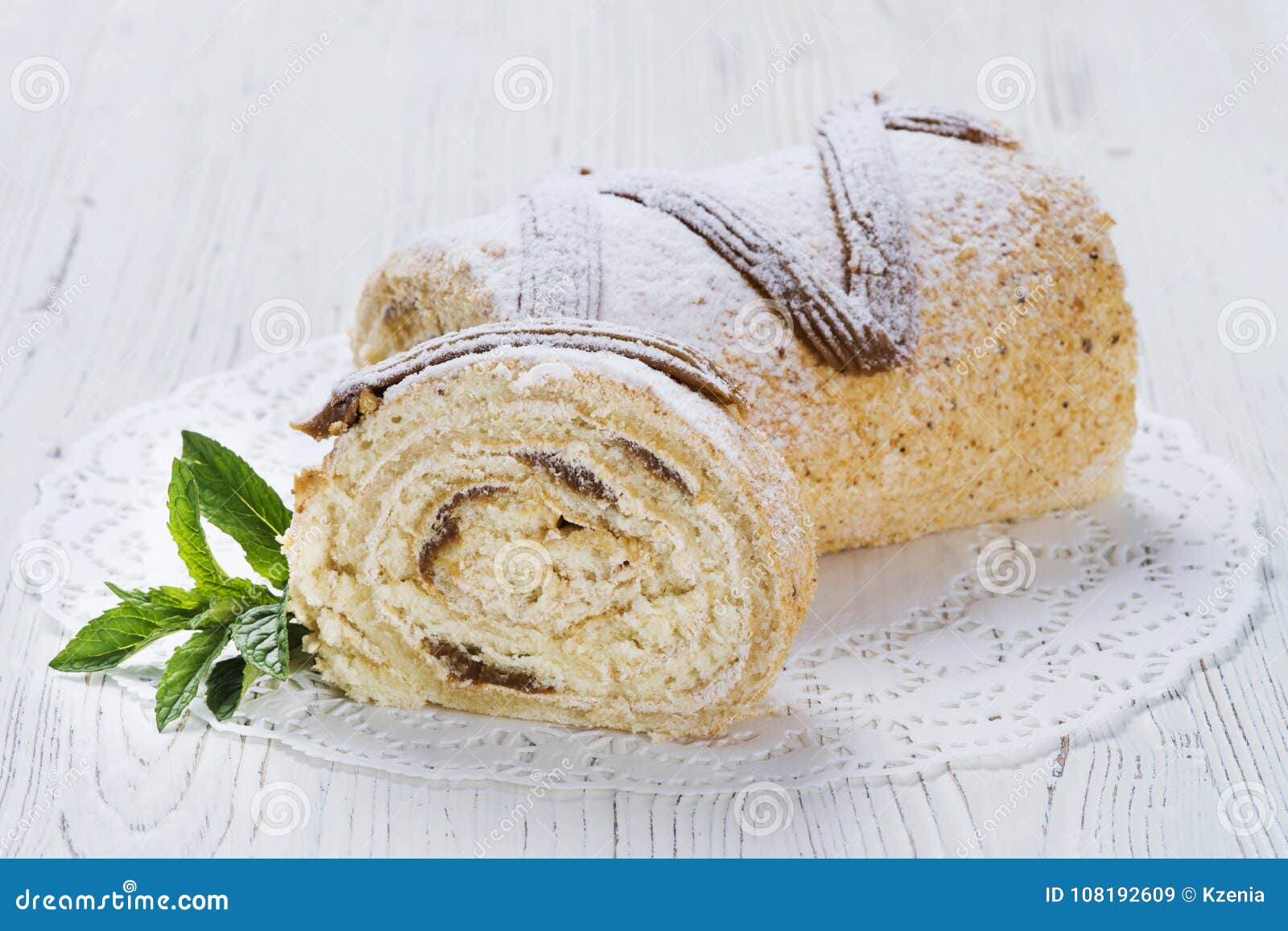 Rollo De La Galleta Con Leche Condensada Imagen de archivo - Imagen de ...