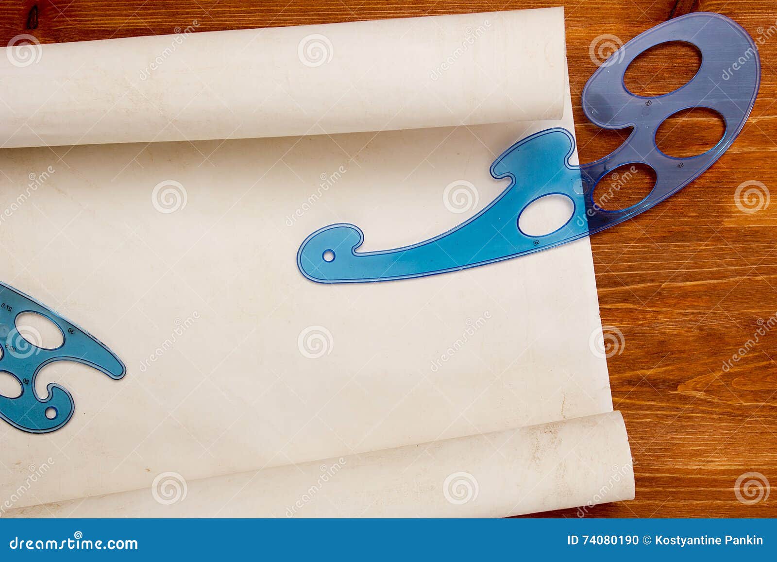 Rollo De Los Dibujos Del Papel Foto de archivo - Imagen de desarrollo ...