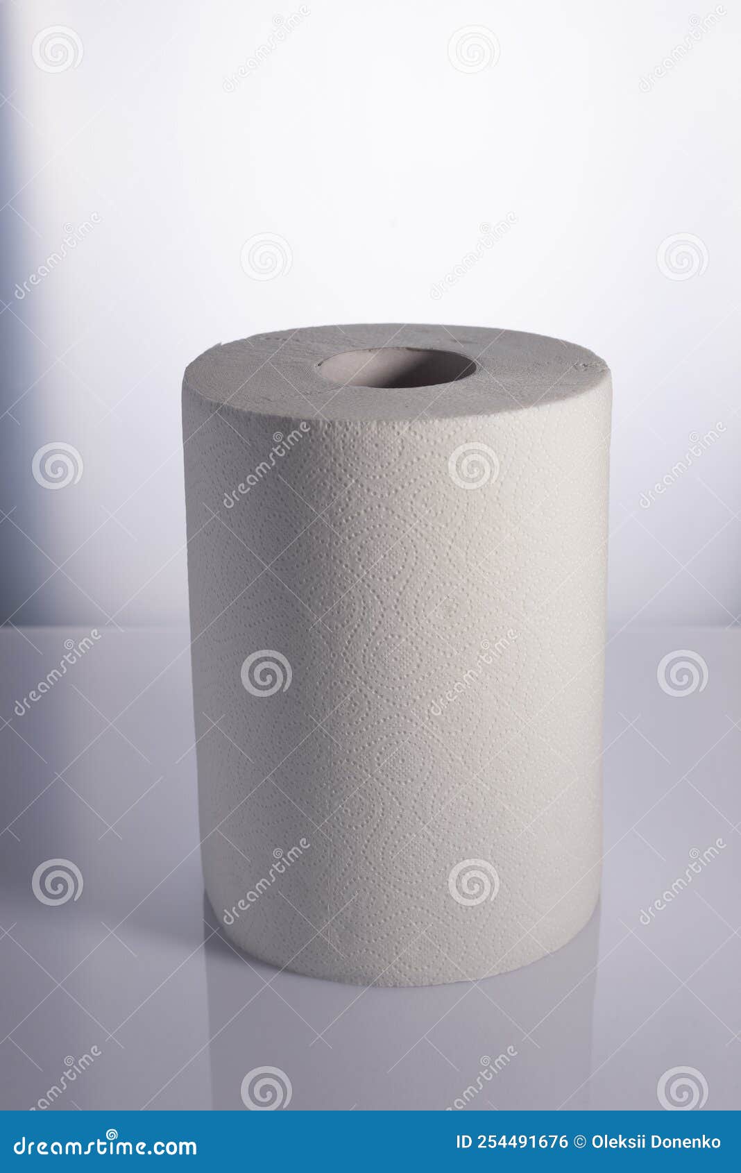 Rollo De Servilletas De Tela Blanca Desechable Sin Tejer Aisladas En ...