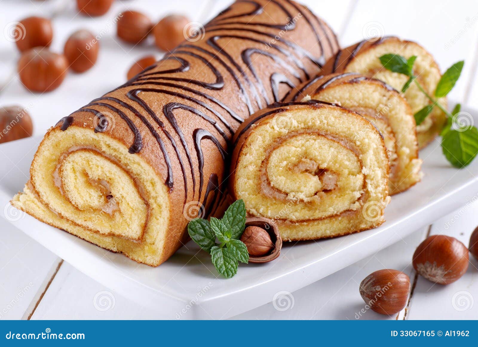 Rollo dulce de la torta imagen de archivo. Imagen de dulce - 33067165