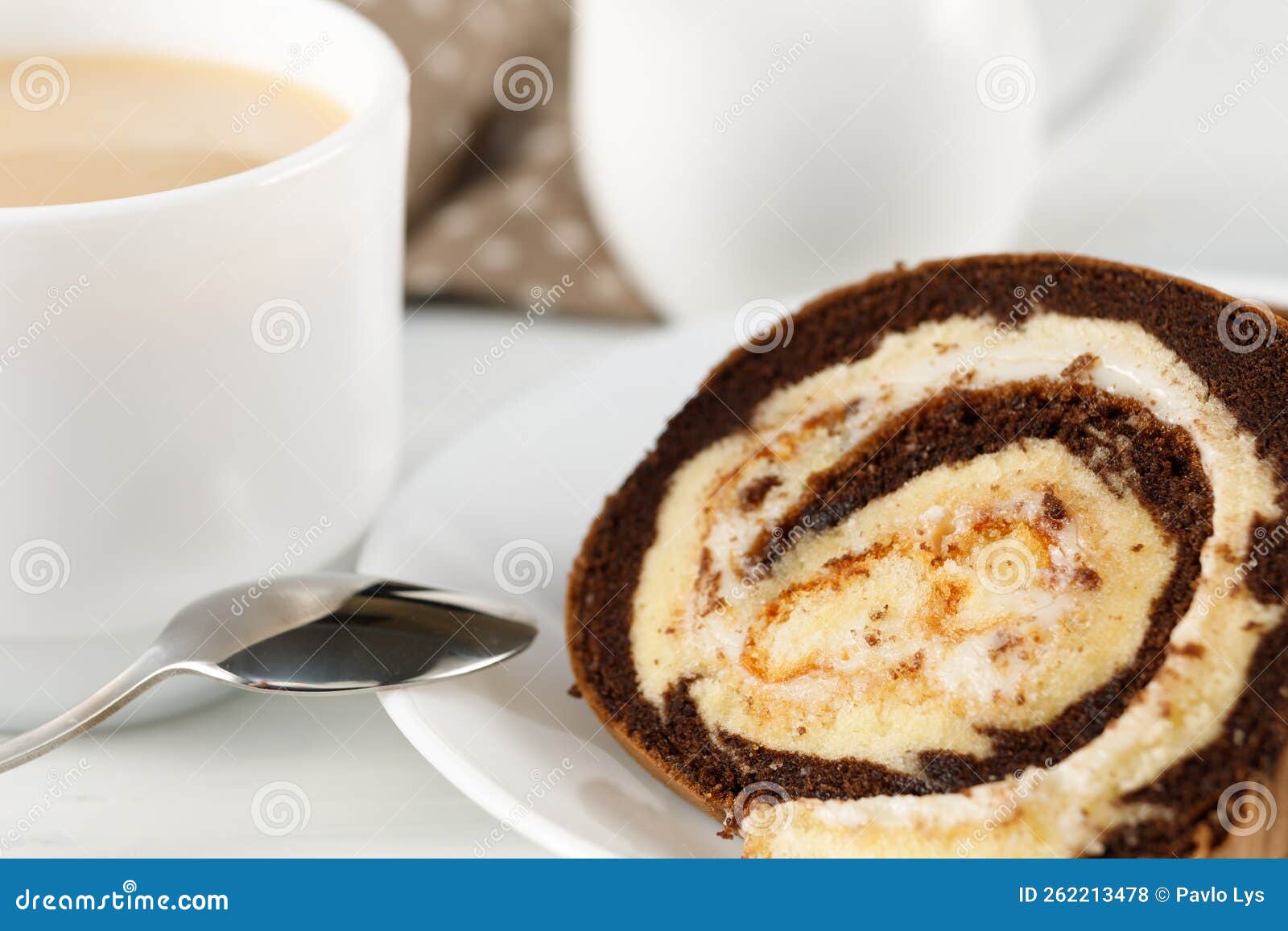 Rollo Dulce. Desayuno Tradicional Foto de archivo - Imagen de casero ...