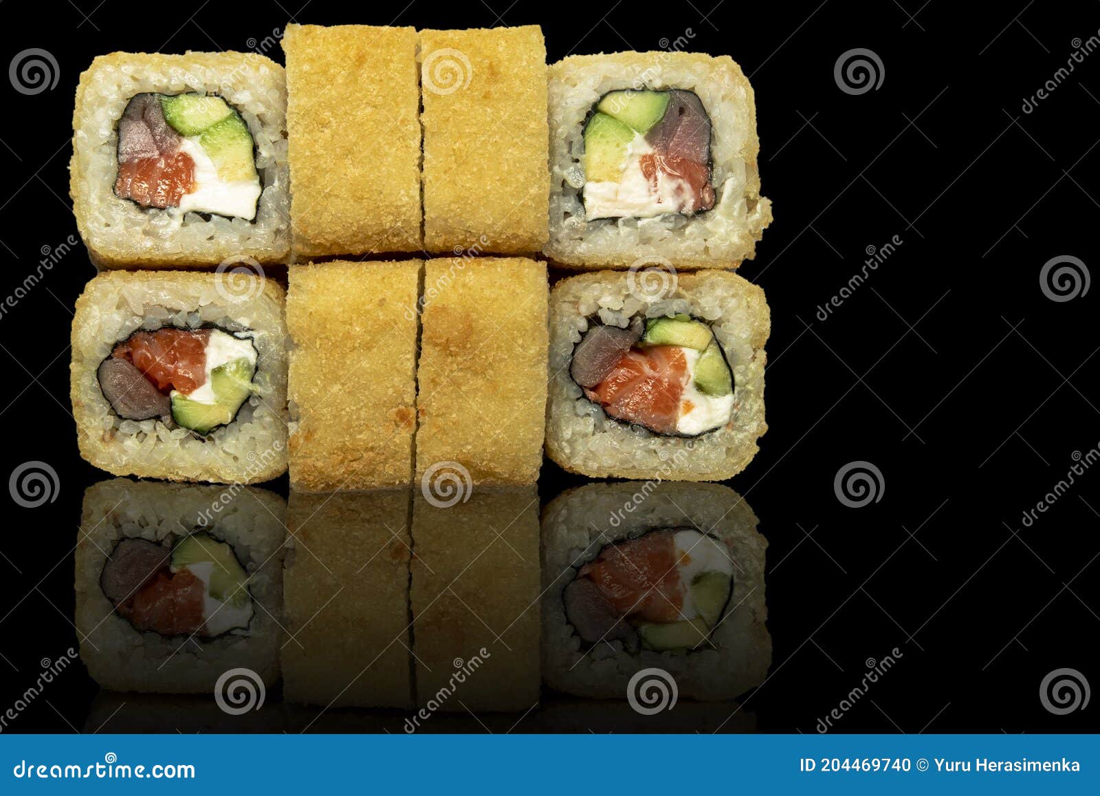 Rollos De Mariscos Fondo Negro Aislado. Foto de archivo - Imagen de ...