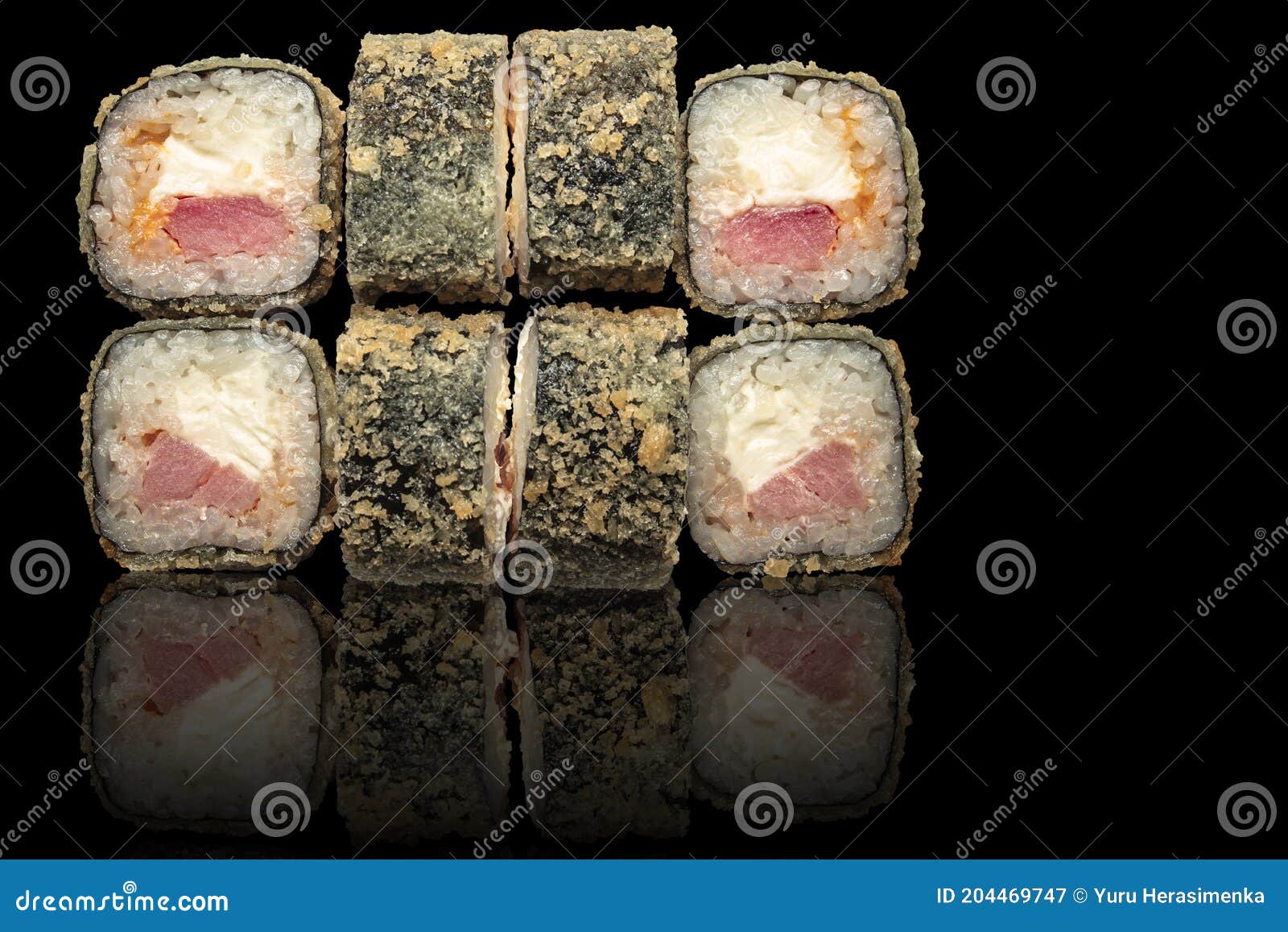 Rollos De Mariscos Fondo Negro Aislado. Imagen de archivo - Imagen de ...