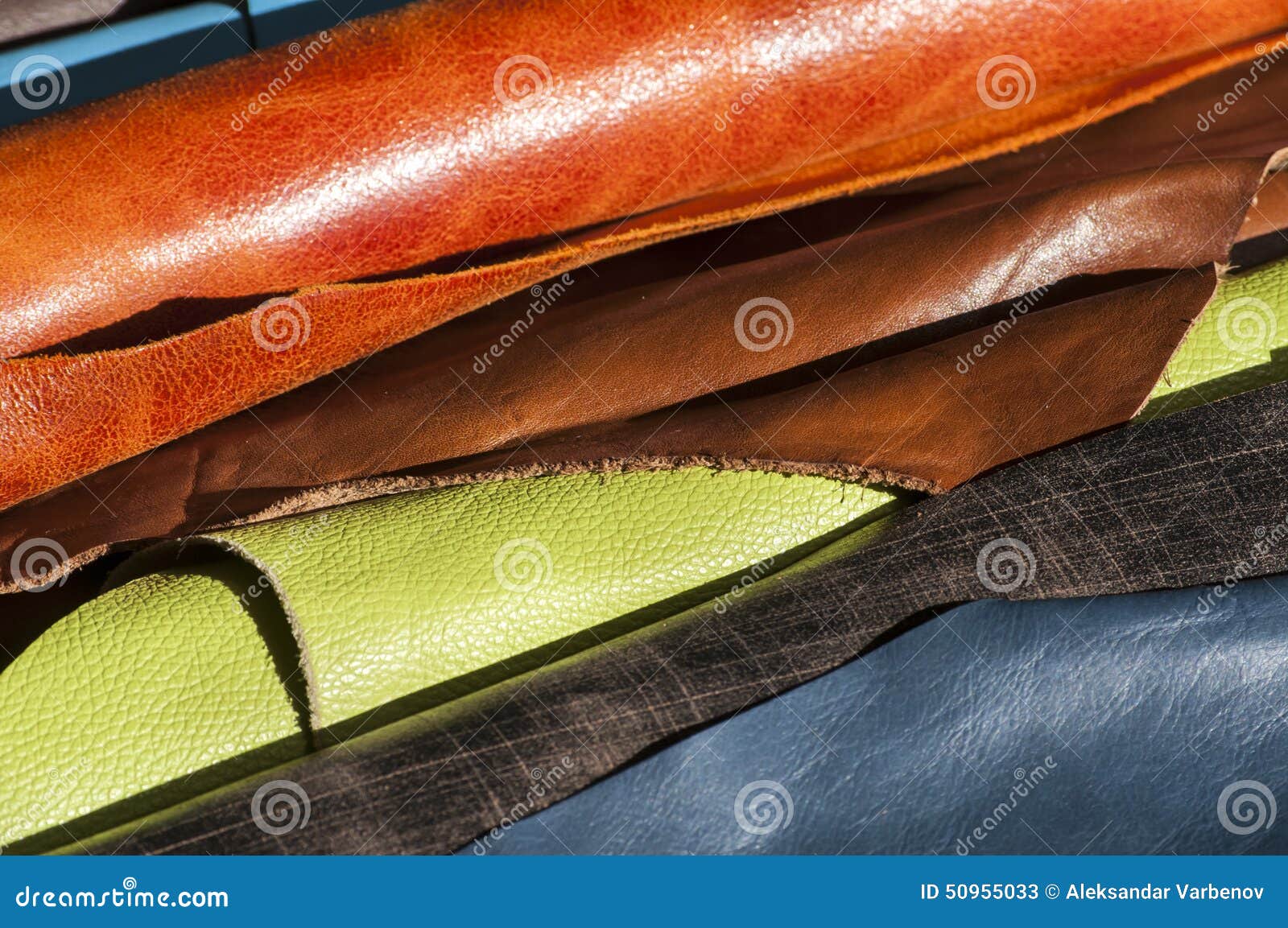 Rollos del cuero del color imagen de archivo. Imagen de manera - 50955033