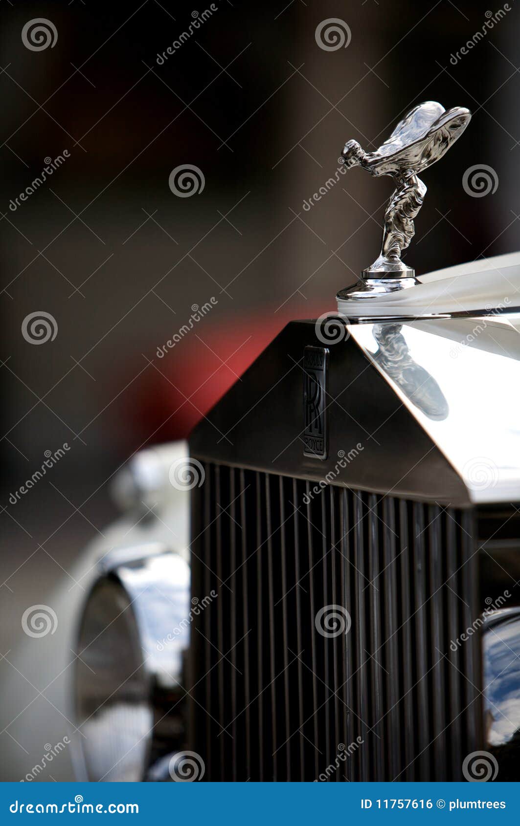 Rolls Royce emblem on car editorial photo. Image of auto - 11757616