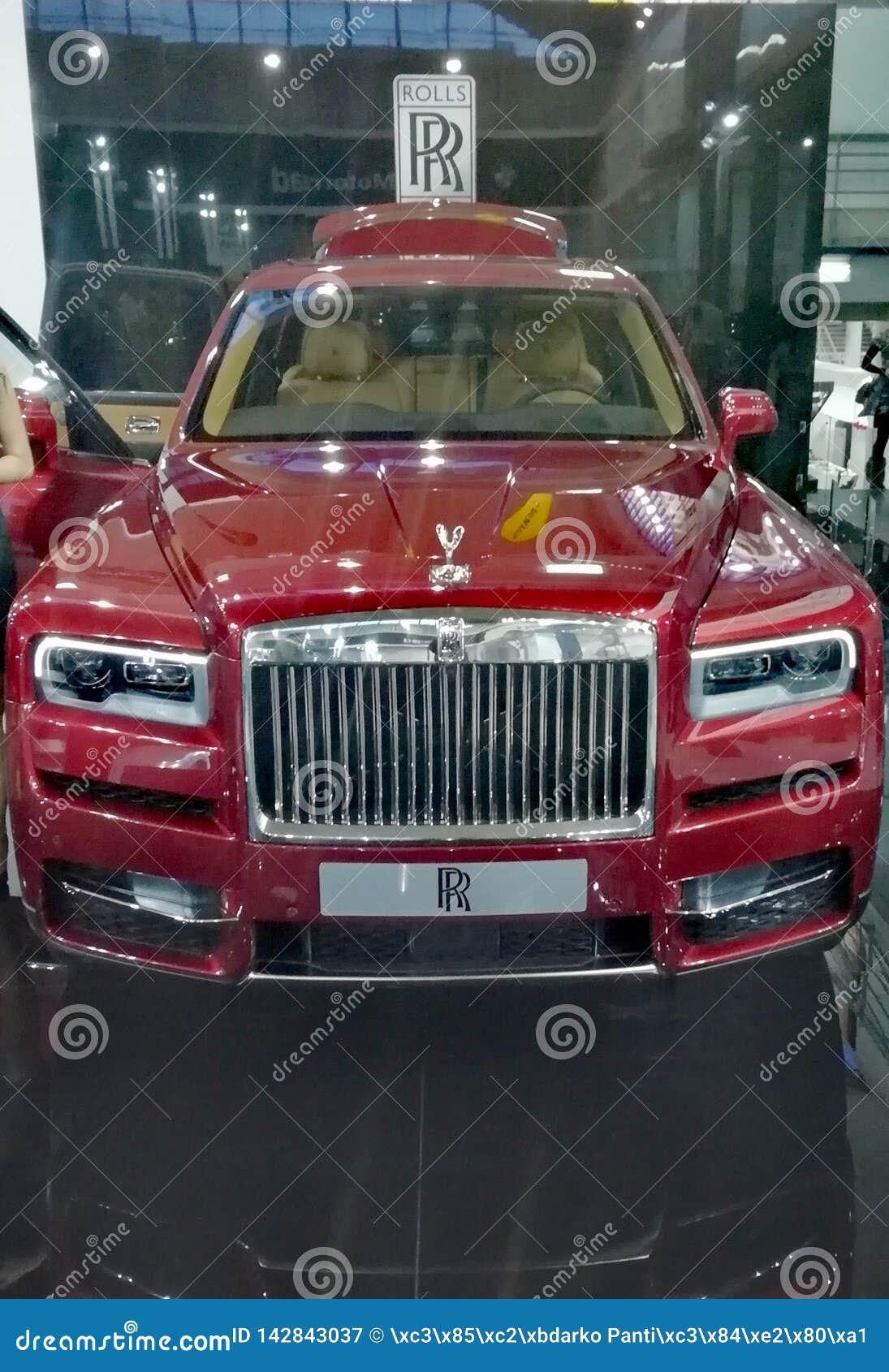 Rolls Royce editorial photography. Image of kulinan - 142843037
