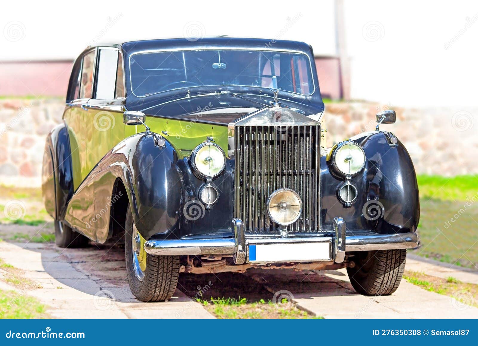 Rolls-Royce Wraith Retro Luxury Car Editorial Stock Photo - Image of ...