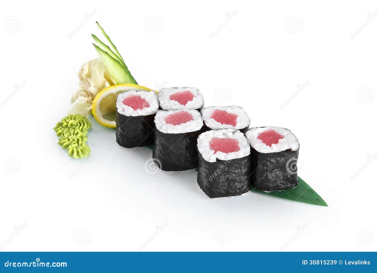 Rolo De Sushi Com O Atum Isolado No Fundo Branco Imagem de Stock ...