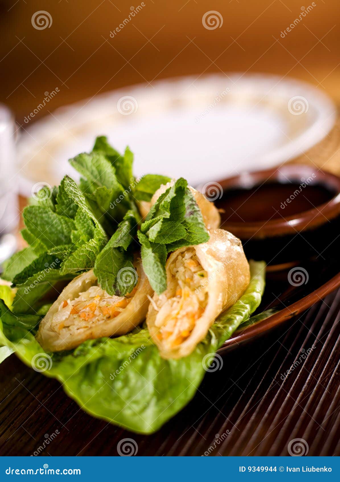 Rolos De Mola Tradicionais Com Molho Foto de Stock - Imagem de cozinhar ...