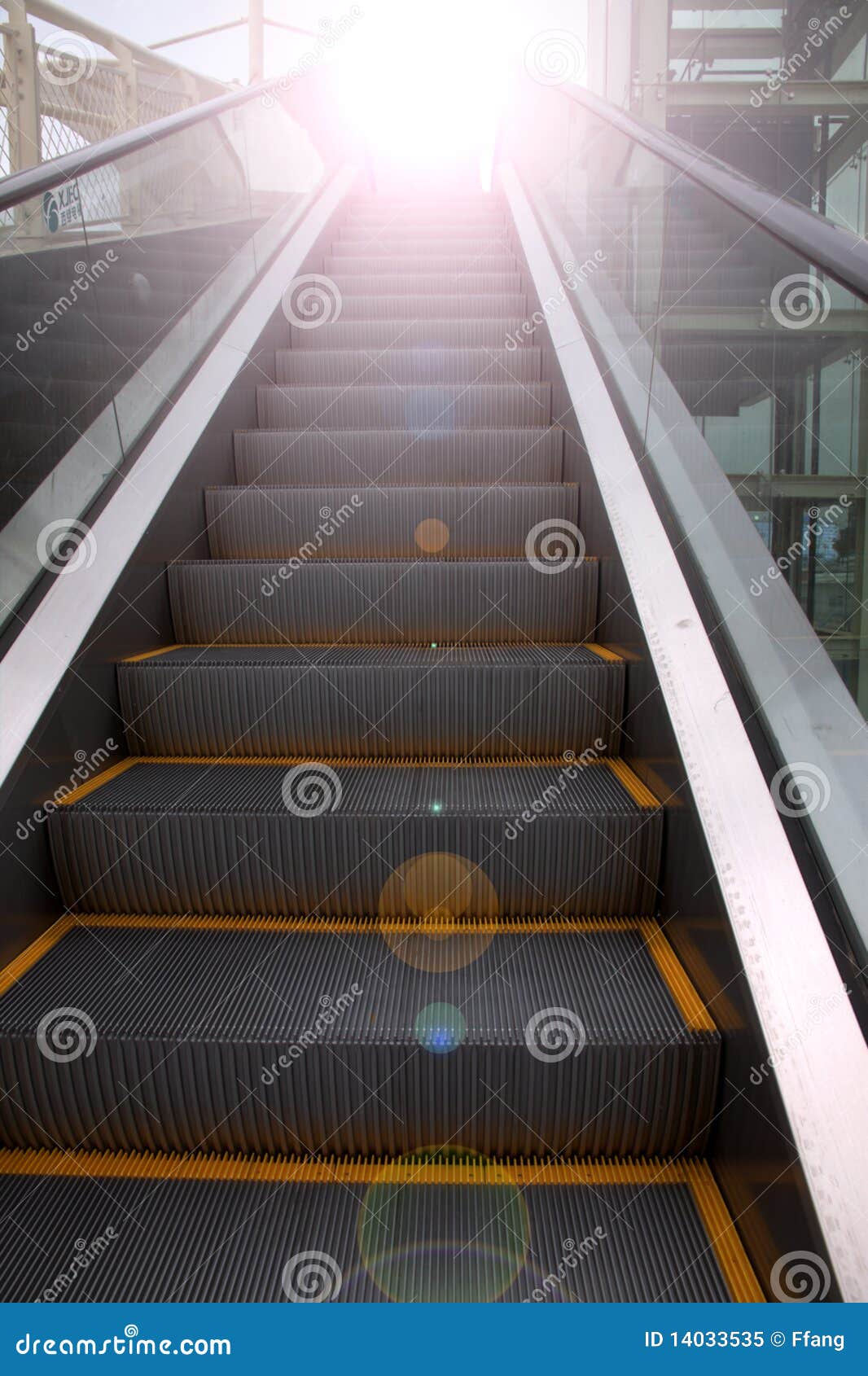 Roltrap stock afbeelding. Image of forensen, leeg, leuning - 14033535