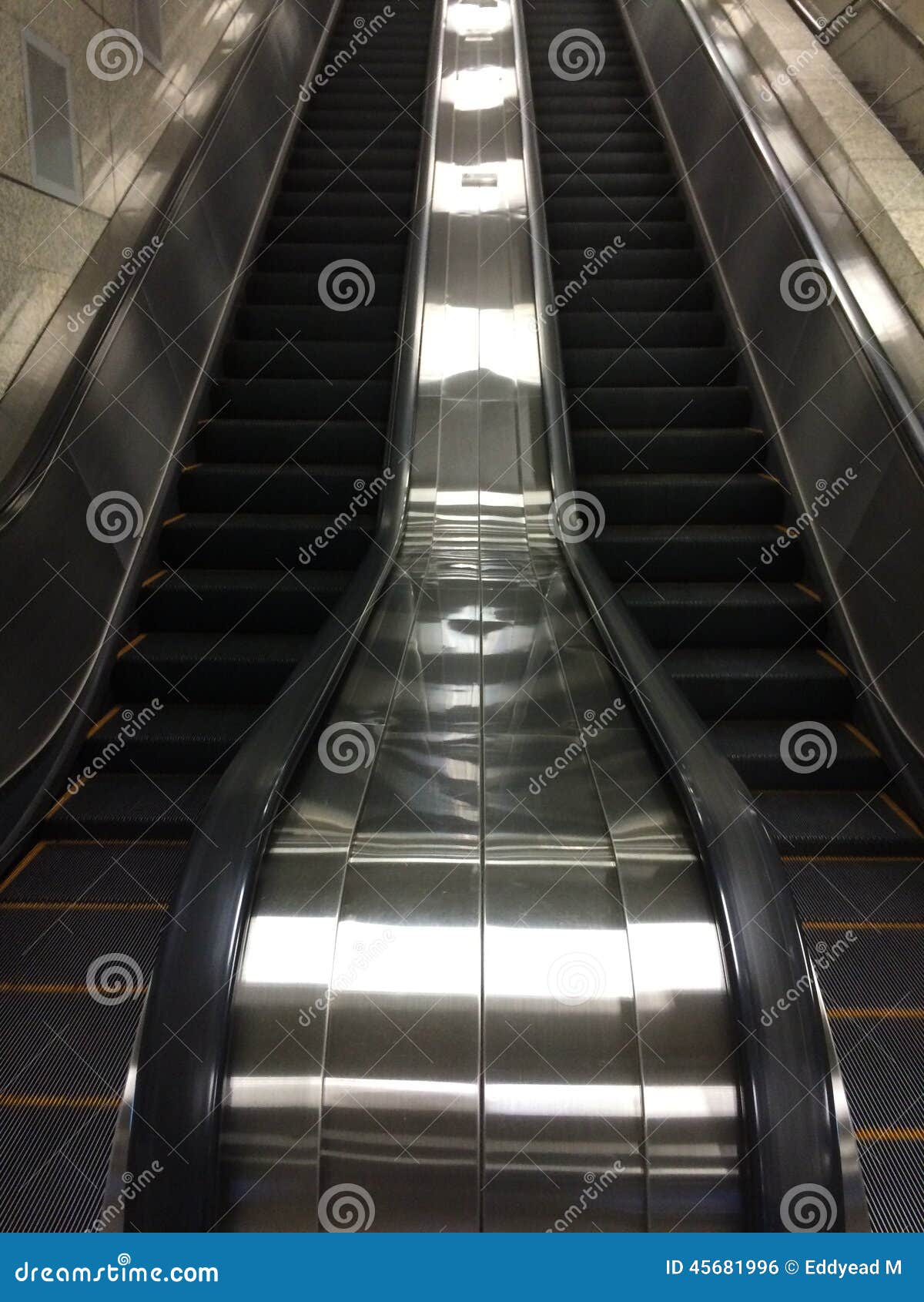 Roltrap stock foto. Image of bangkok, roltrap, stad, manier - 45681996