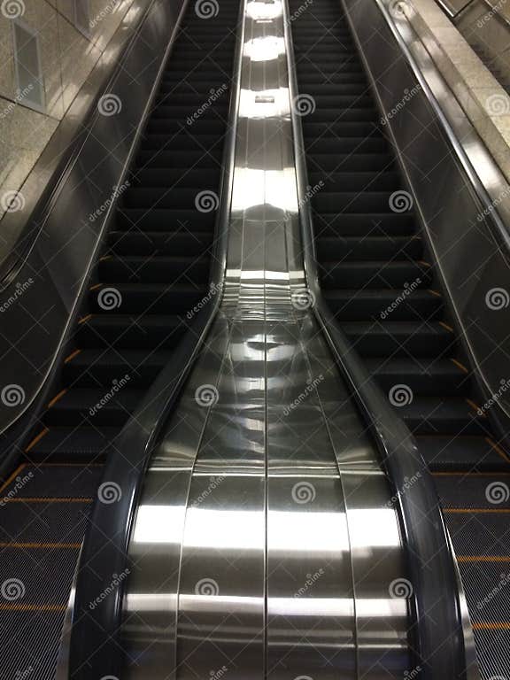 Roltrap stock foto. Image of bangkok, roltrap, stad, manier - 45681996