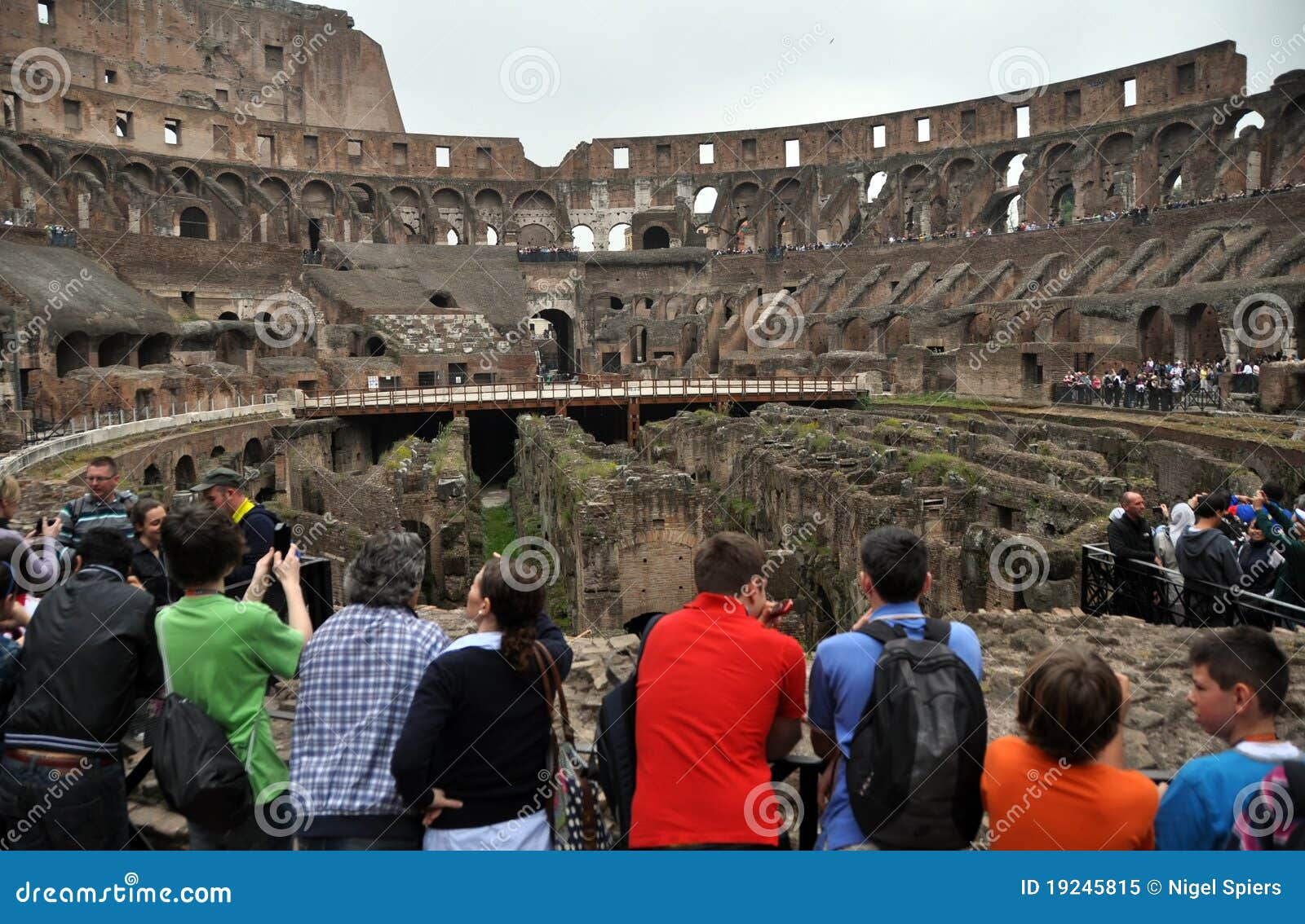 Rom Colosseum Innerhalb Der Leute, Italien Redaktionelles Bild - Bild ...