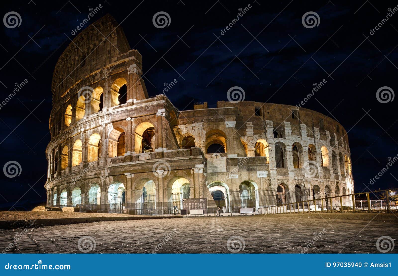 Rom, Das Colosseum Oder Kolosseum Stockfoto - Bild von spalte ...