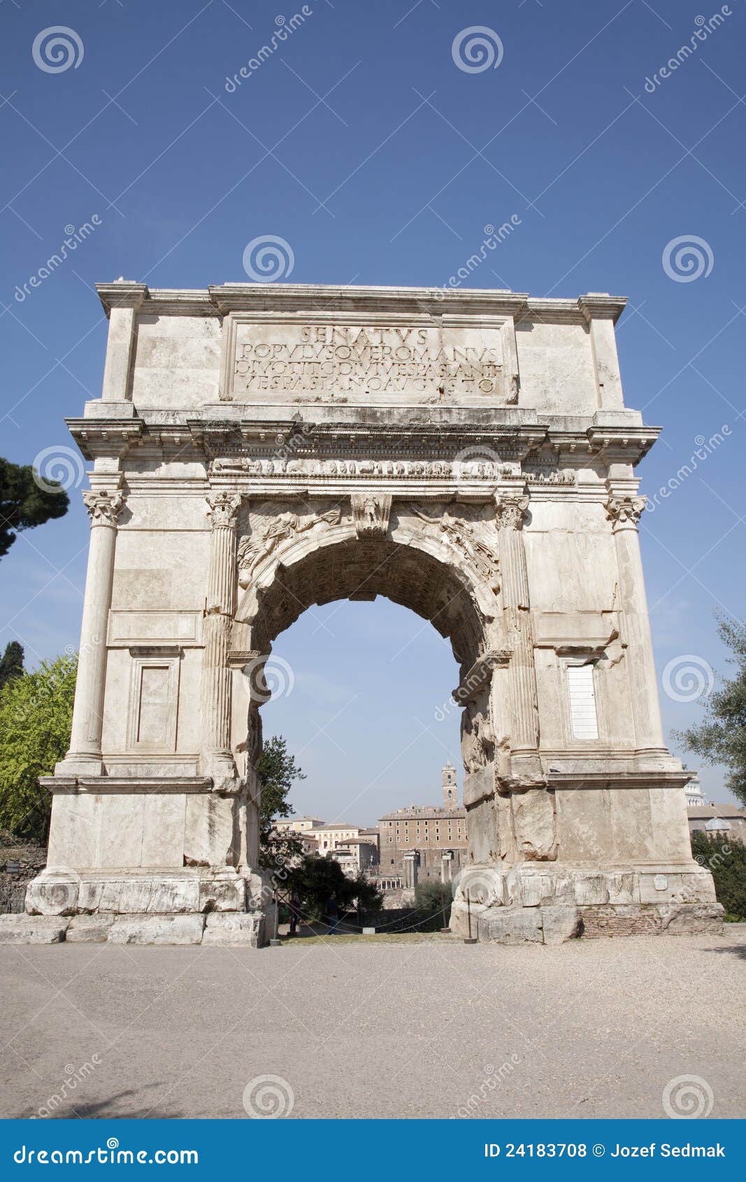 Rom-- Titus Triumphbogen stockfoto. Bild von denkmal - 24183708
