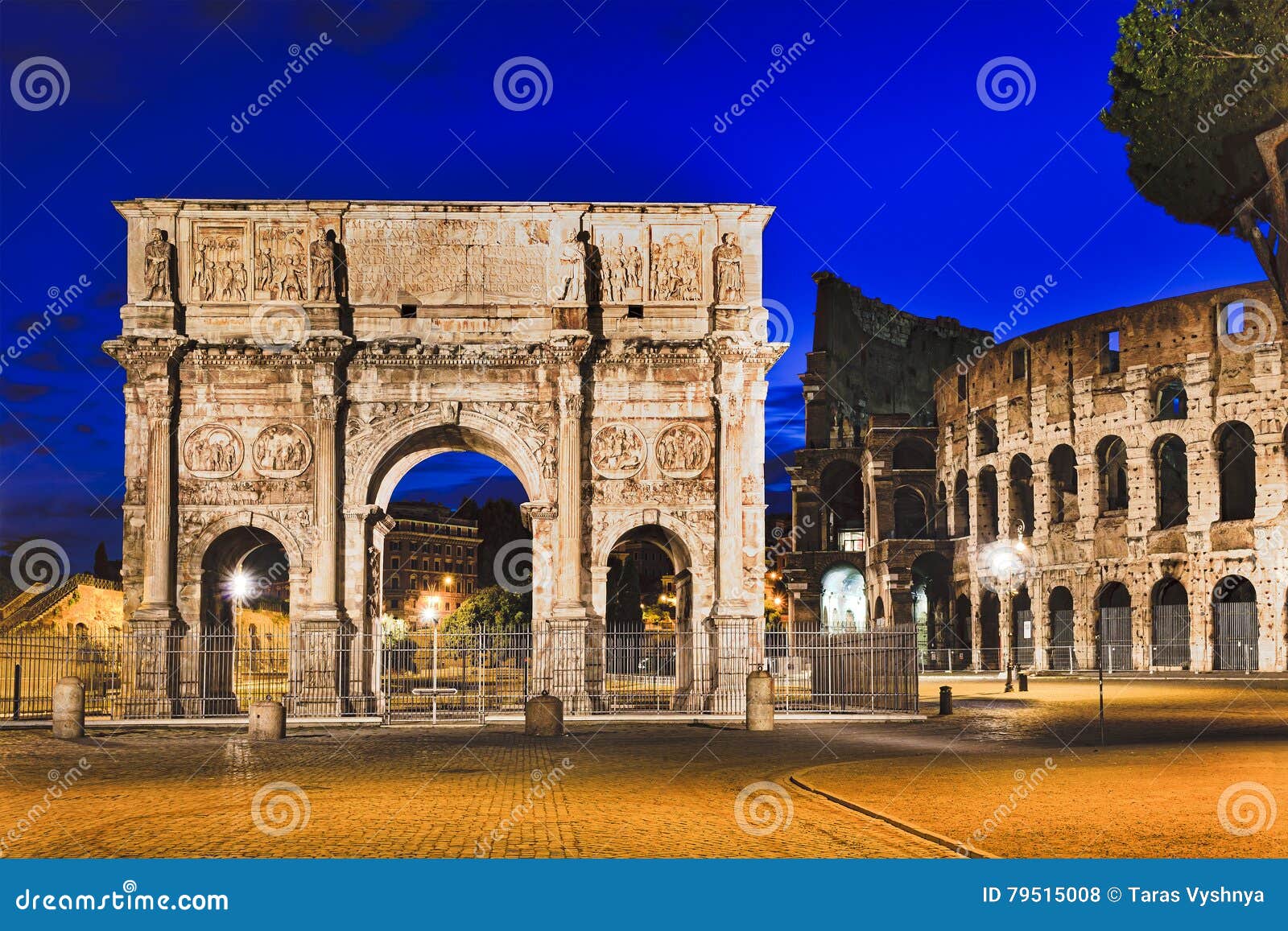 Rom-Tor-Kolosseum-Aufstieg stockfoto. Bild von spalten - 79515008