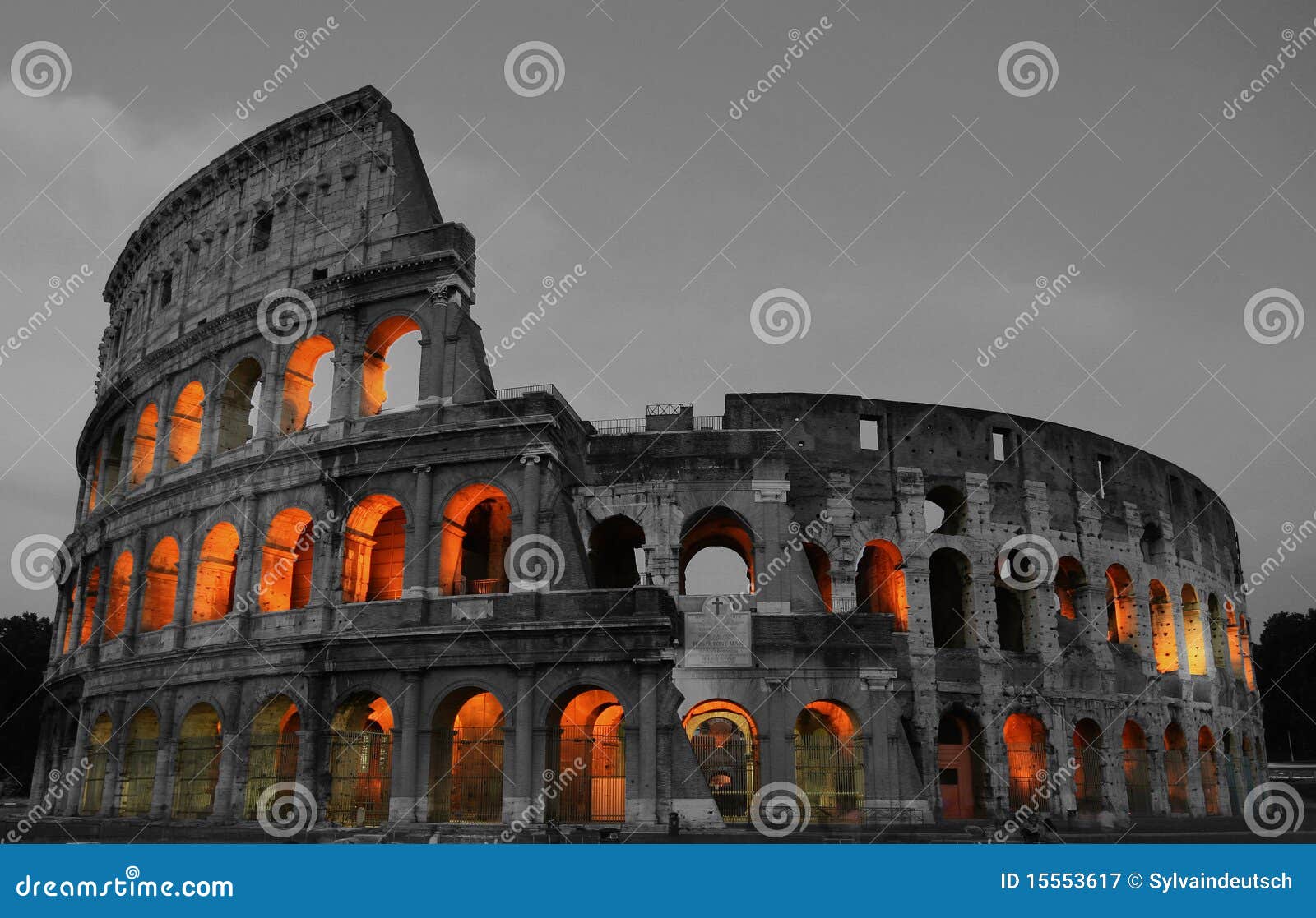 Roma Colosseum alla notte immagine stock. Immagine di europeo - 15553617