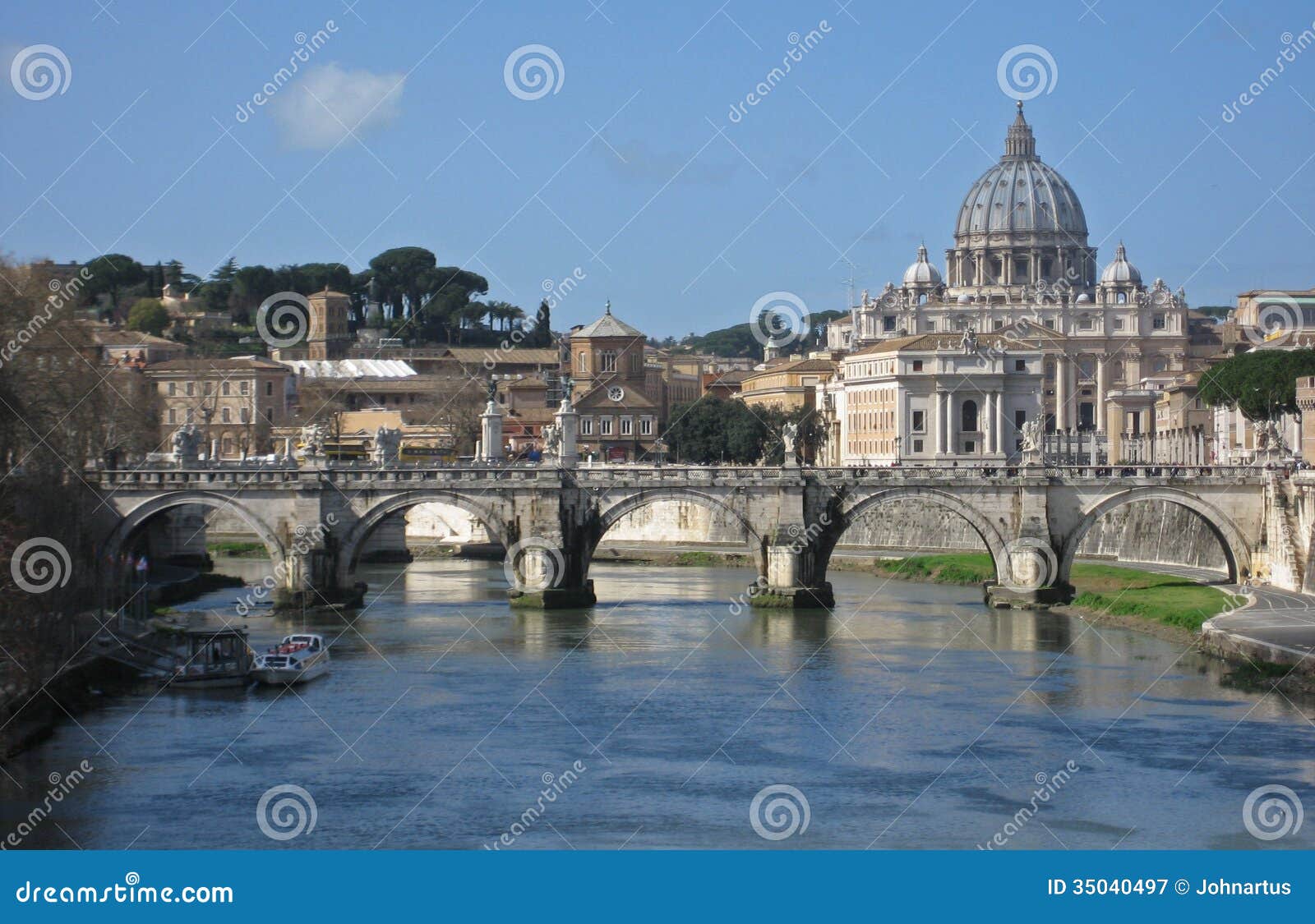 Roma de uma ponte imagem de stock. Imagem de roma, ponte - 35040497