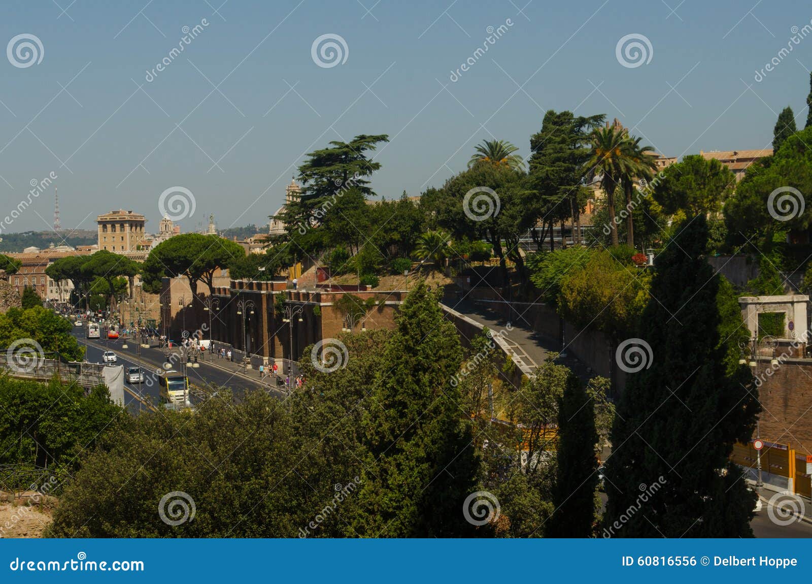 Roma moderna foto de archivo. Imagen de moderno, comercio - 60816556