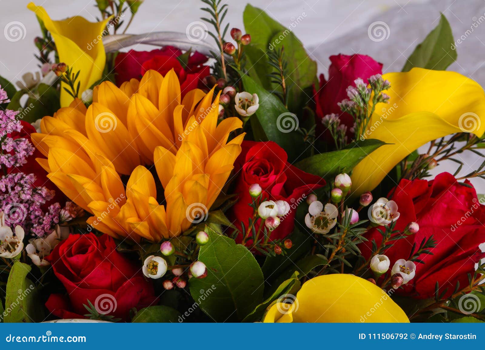 Romaans bloemboeket stock foto. Image of blad, regeling - 111506792