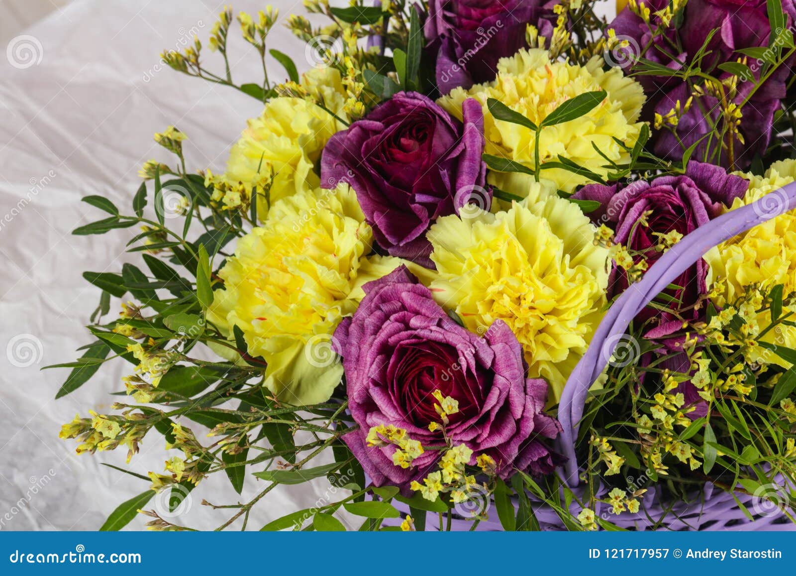 Romaans bloemboeket stock afbeelding. Image of verjaardag - 121717957