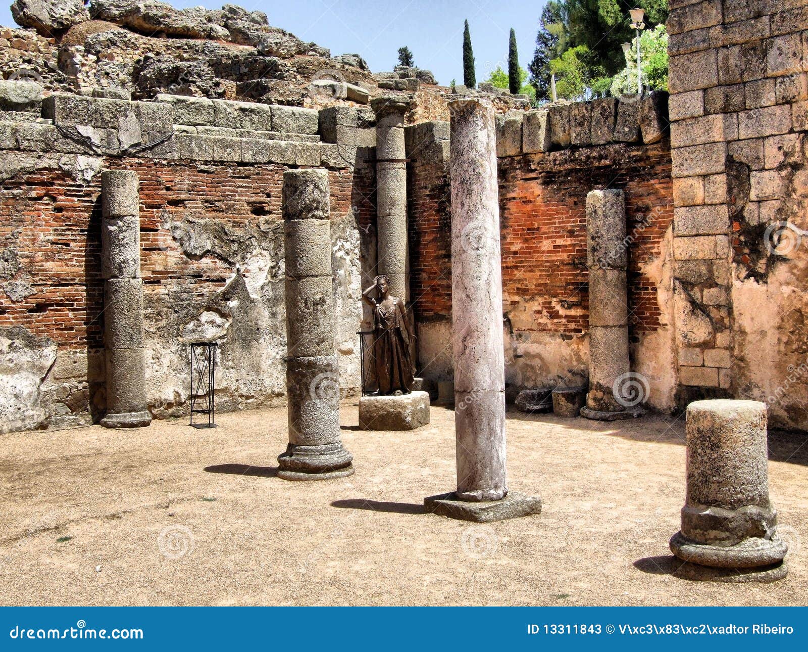 Roman amphitheatre stock image. Image of mtrida, augusta - 13311843