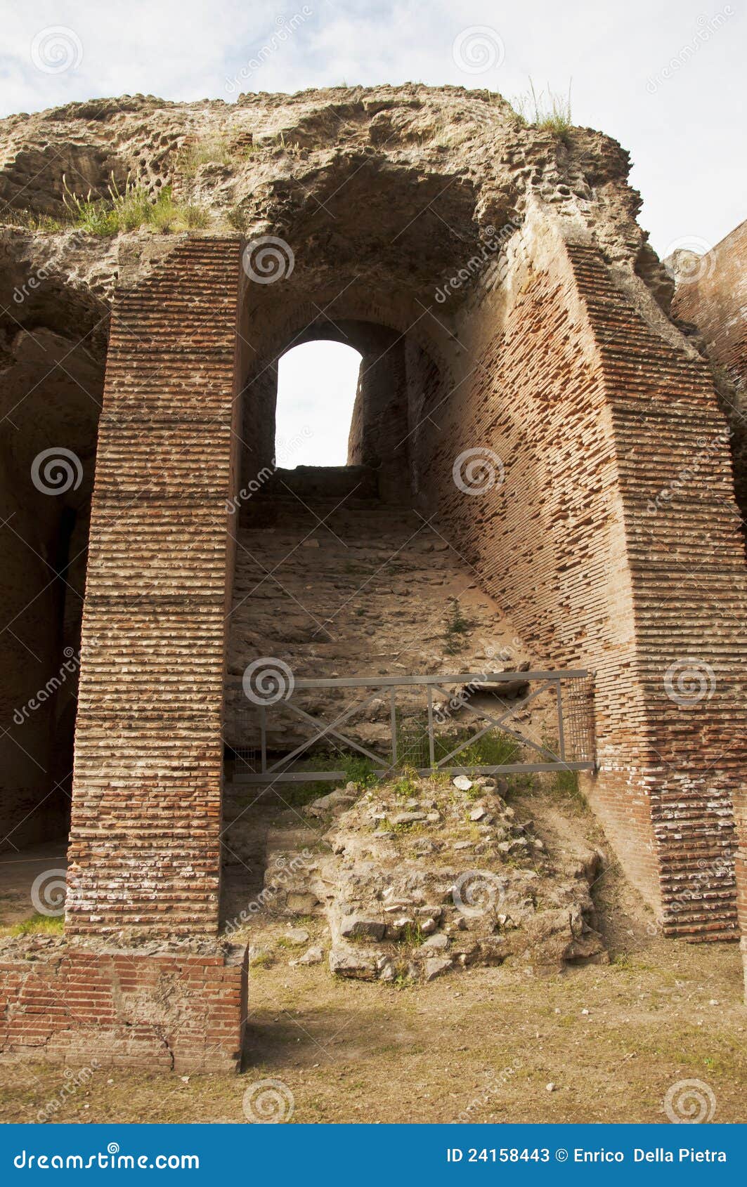 Roman amphitheatre stock image. Image of ruin, europe - 24158443
