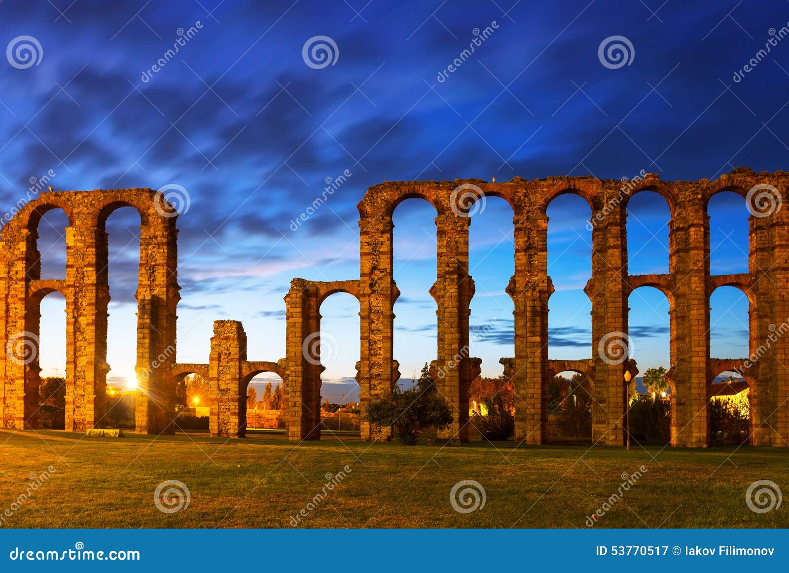 Roman Aqueduct of Merida in Twiligh Stock Image - Image of archway ...