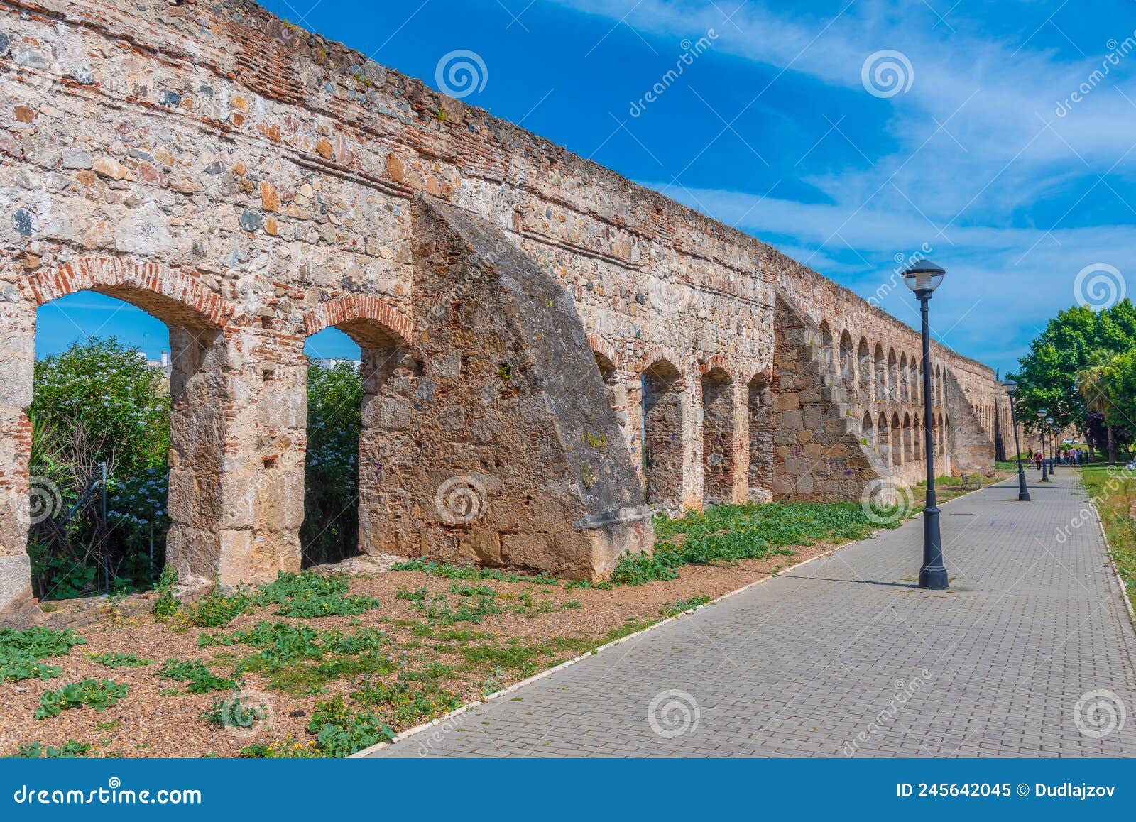 Roman Aqueduct in Spanish Town Merida. Editorial Image - Image of ruins ...