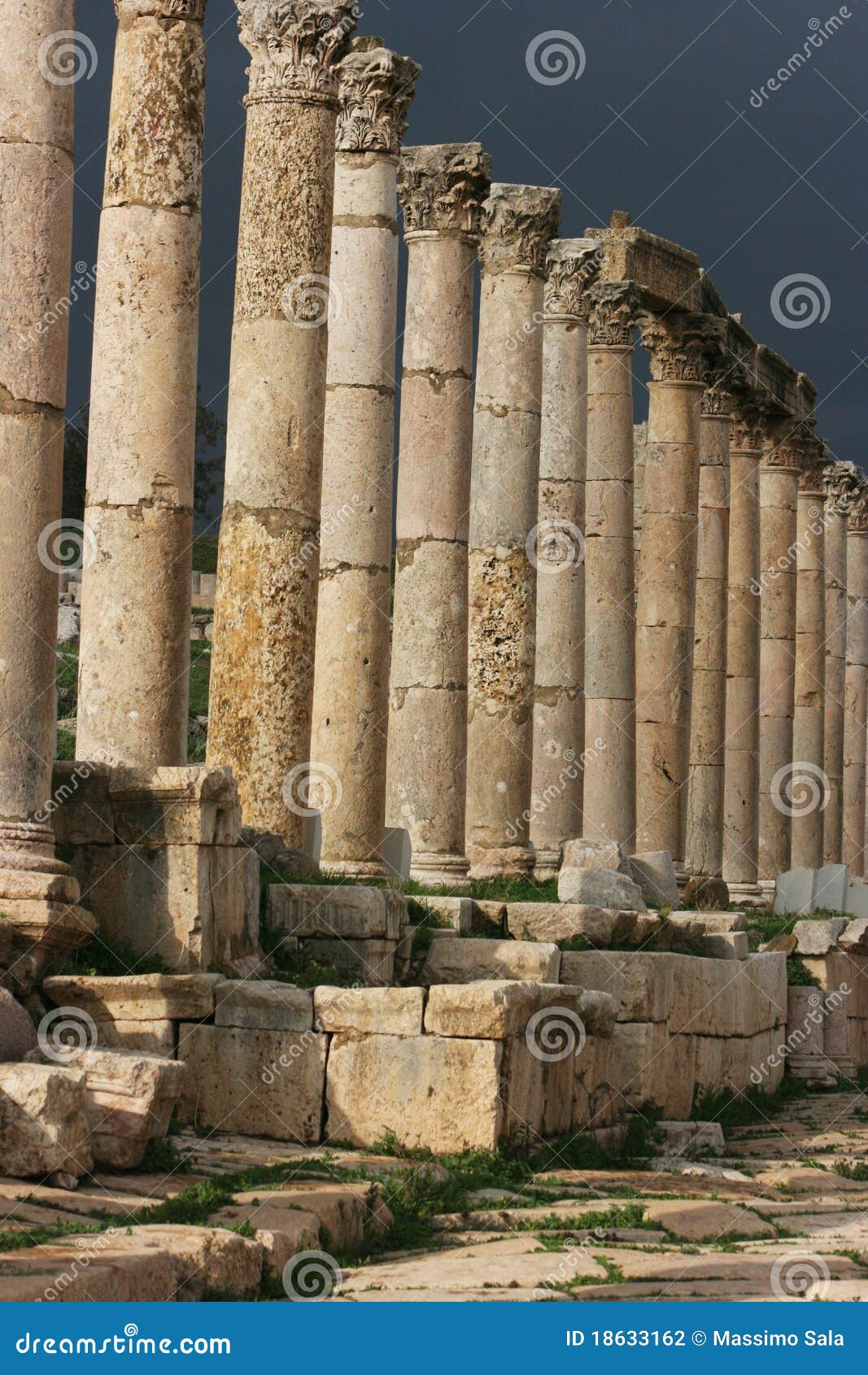 Roman Architecture in Jerash Stock Photo - Image of jerash, triumph ...