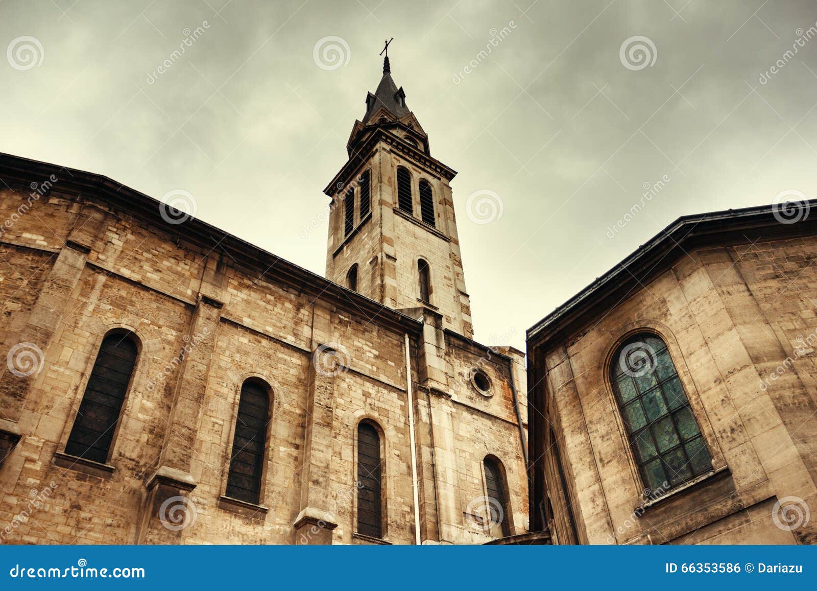Roman Catholic Church Em Paris Foto de Stock - Imagem de marco, frade ...