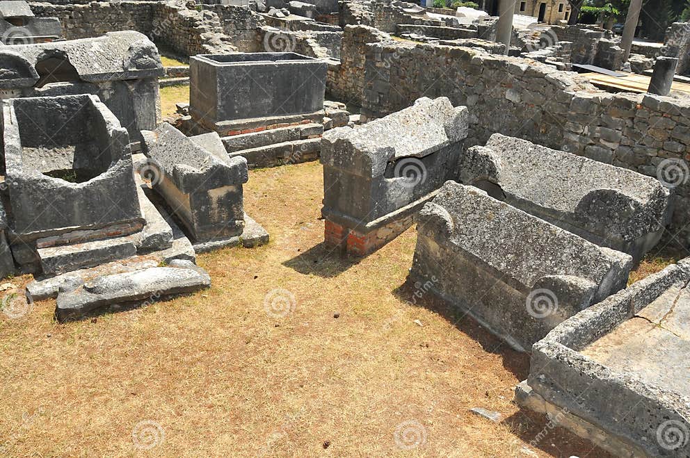 Roman cemetery stock photo. Image of dead, rome, column - 20428846