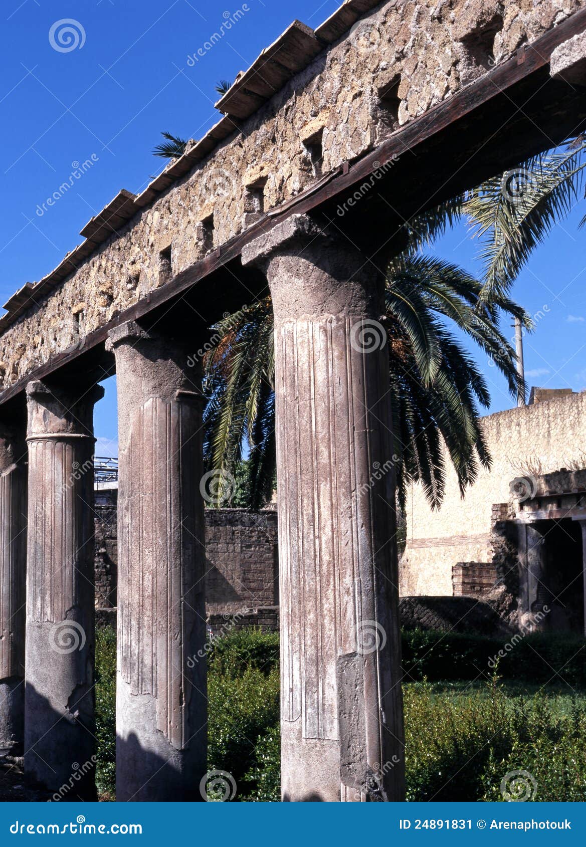 Roman Columns, Herculaneum, Italy. Stock Image - Image of city, sites ...