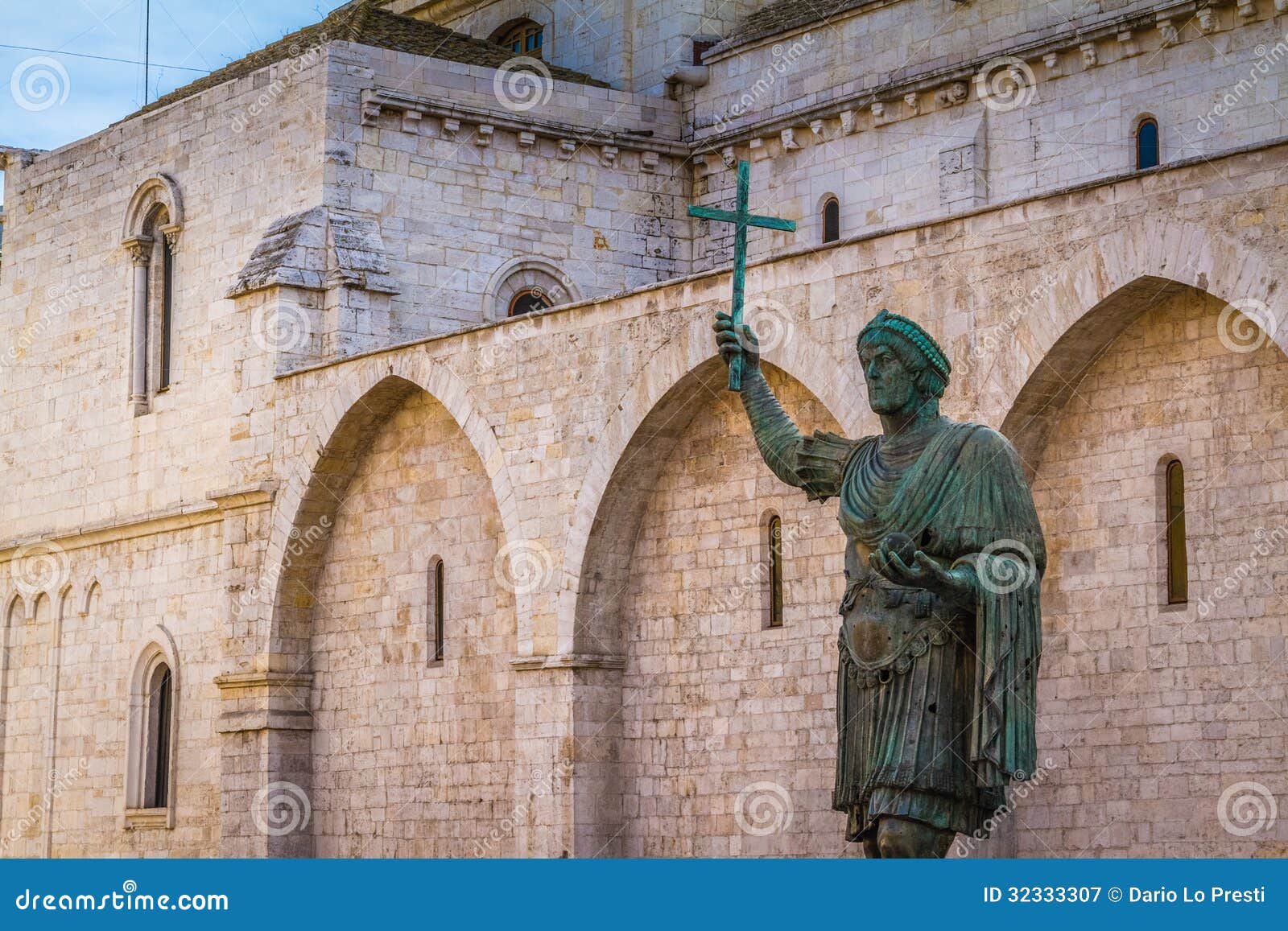 Roman emperor statue stock image. Image of apulia, historic - 32333307