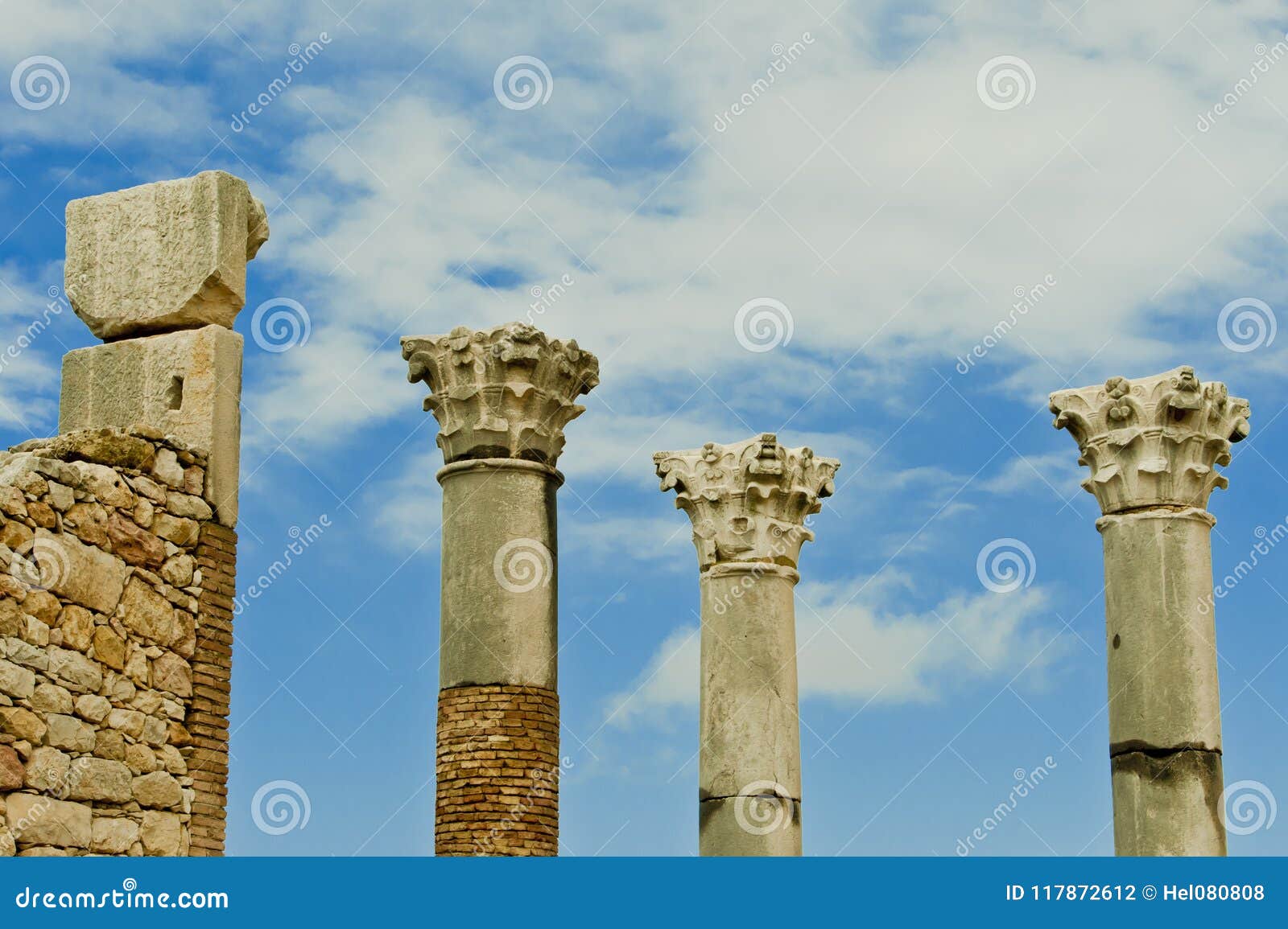 Roman forntida kolonner arkivfoto. Bild av teater, sten - 117872612