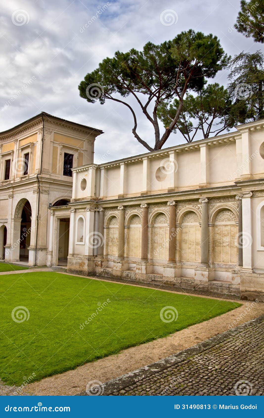 Roman garden stock image. Image of grass, trees, giulia - 31490813
