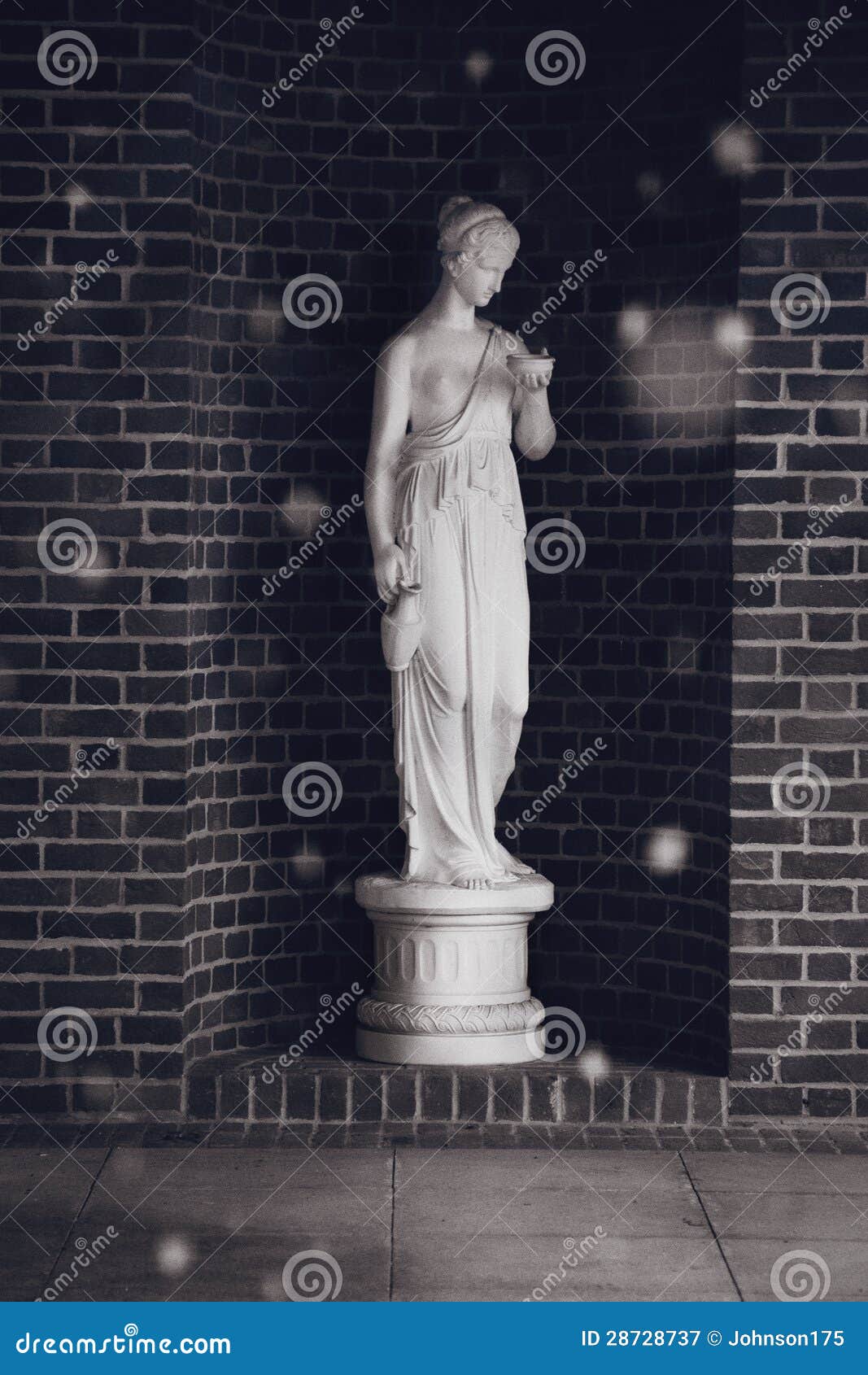 Roman Lady Statue stock image. Image of antique, carrier - 28728737