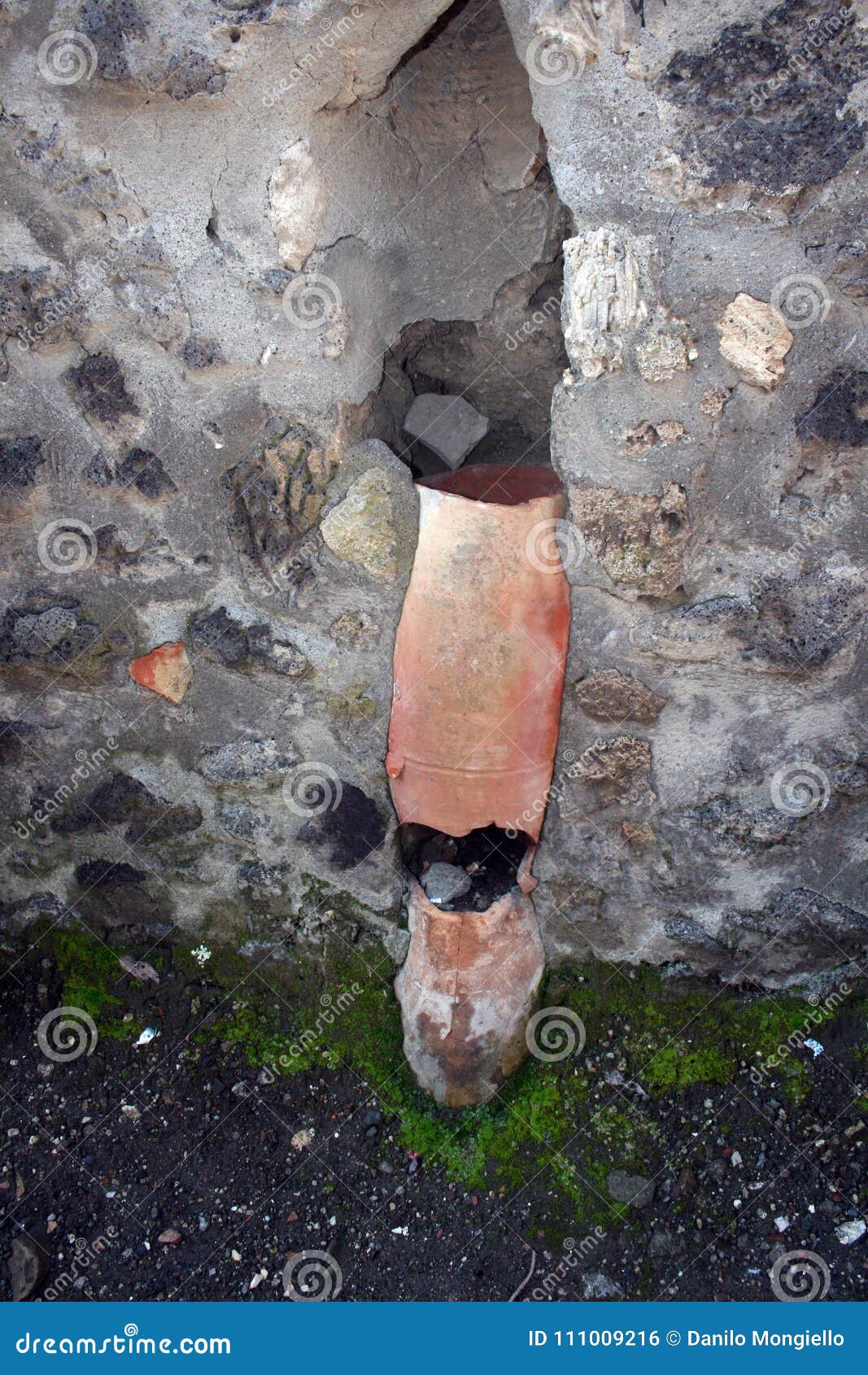 Roman Pipes fotografia stock. Immagine di italia, storia - 111009216