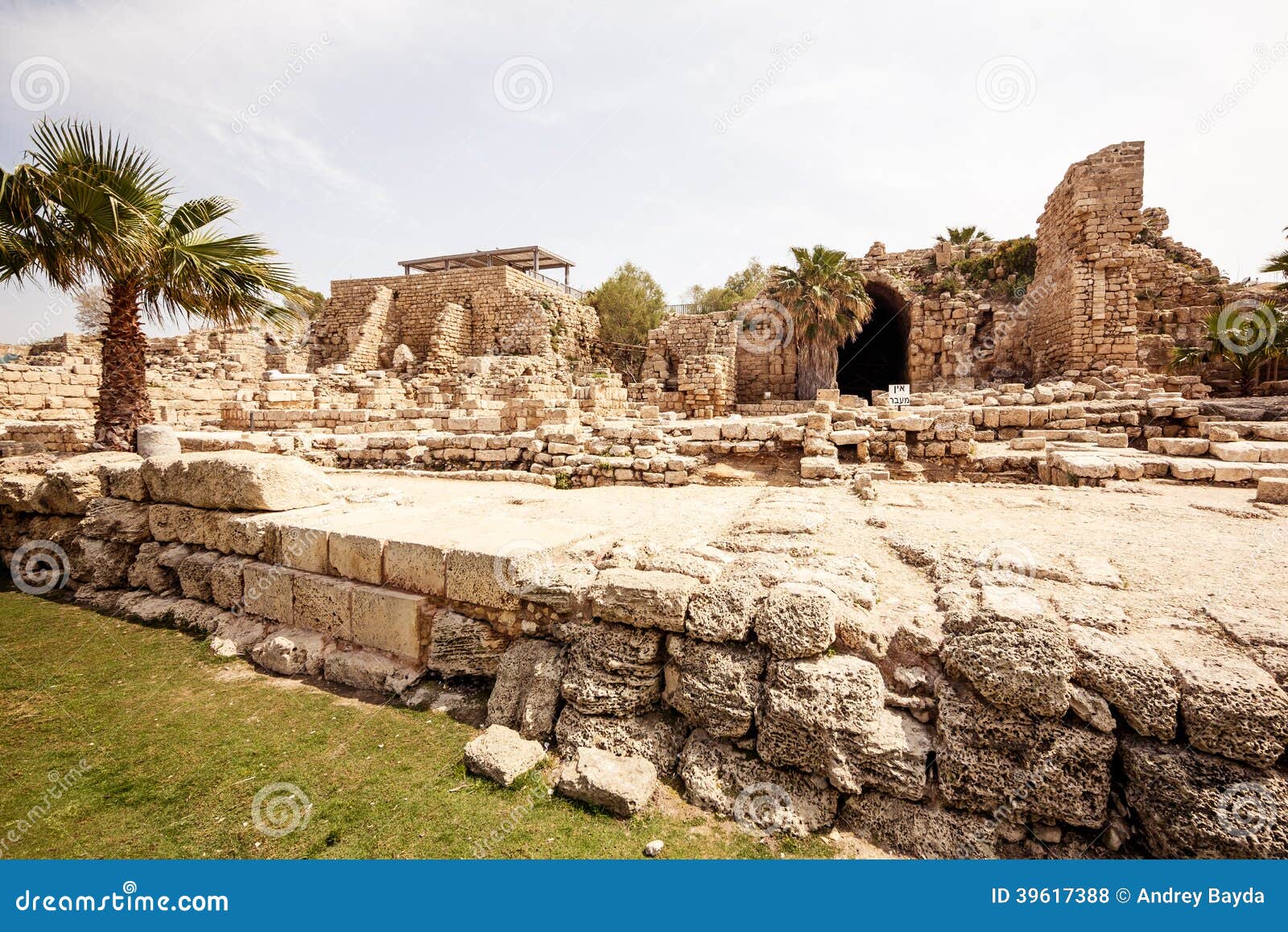 Roman ruins in Israel stock photo. Image of park, place - 39617388