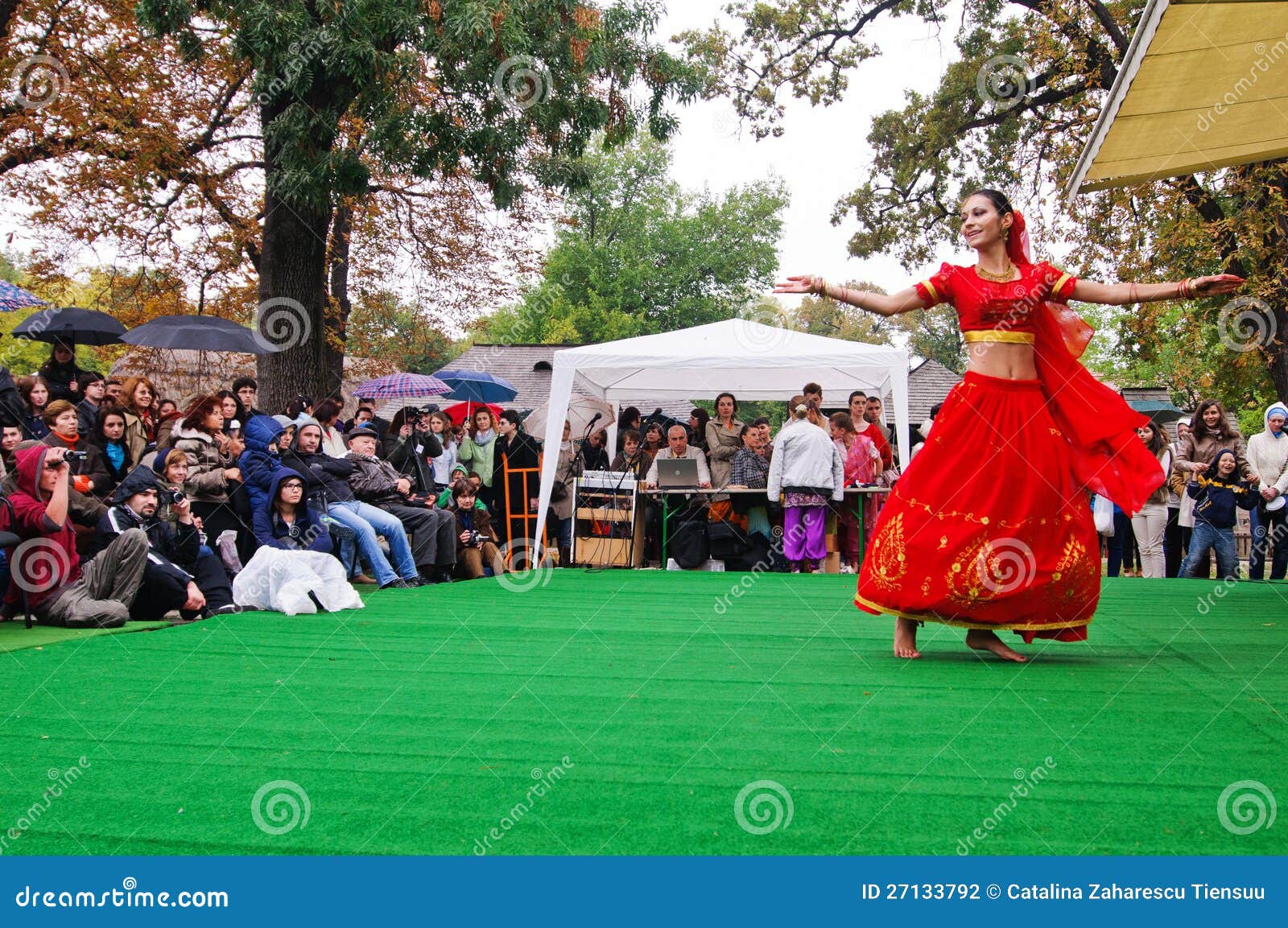 Romanian Dancer Performing an Indian Dance Editorial Photography ...