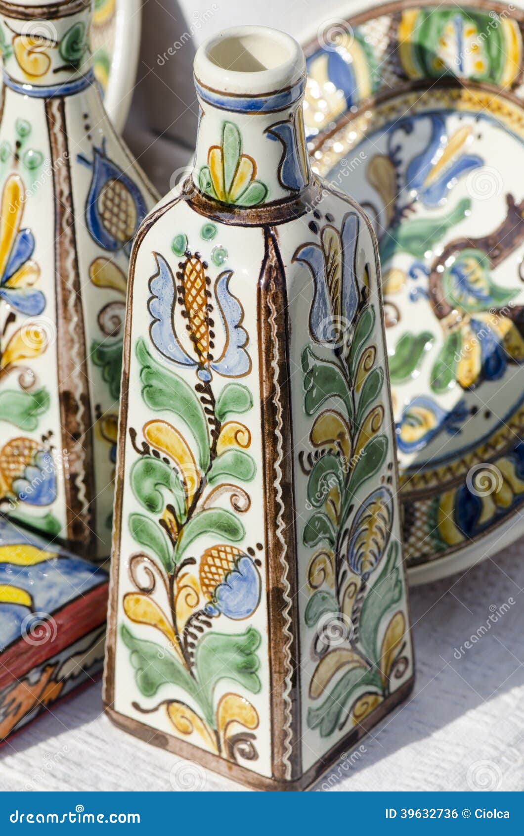 Romanian Traditional Ceramic Stock Photo - Image of color, lots: 39632736