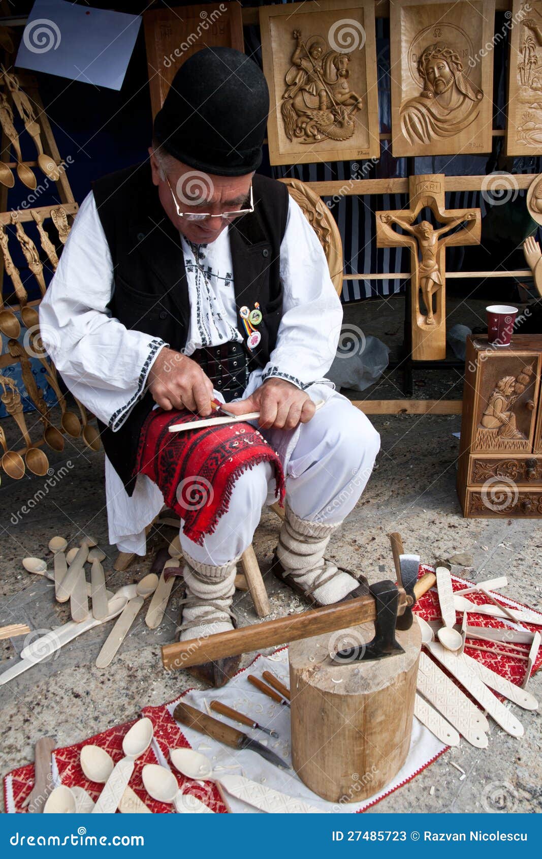 Romanian Traditional Wood Carver Editorial Stock Photo - Image of ...