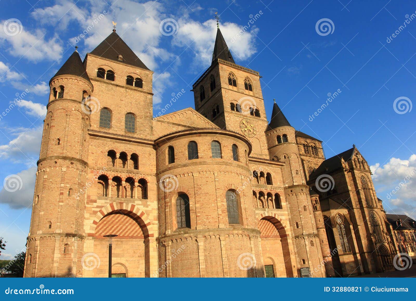 Romanische Kathedrale Im Trier Stockbild - Bild von deutschland, glaube ...