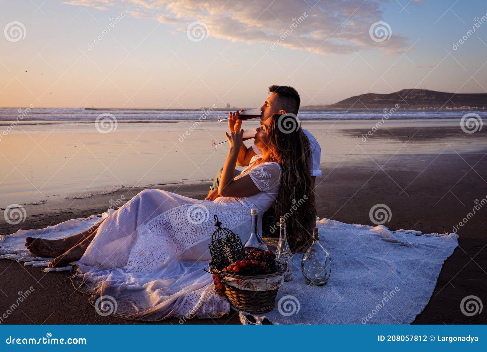 Romantic Date on the Ocean with a Loved One. Stock Photo - Image of ...
