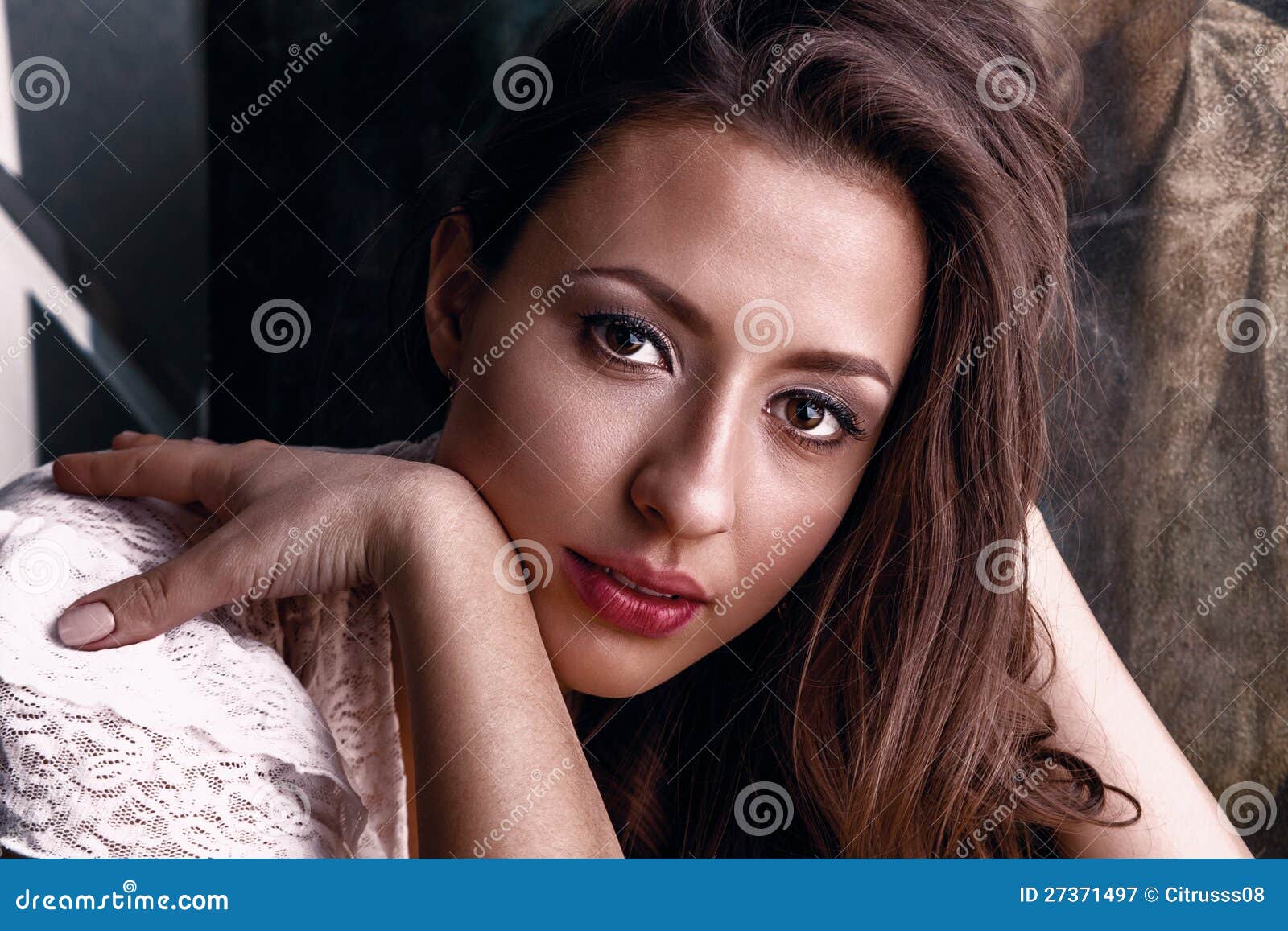 Romantic Portrait of a Girl Stock Image - Image of skincare, cosmetic ...