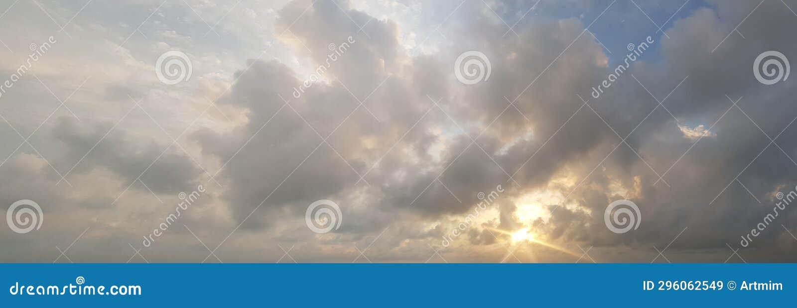Romantic Spirit Sun Rays on Panoramic Sky with Cloud. Heaven Background ...