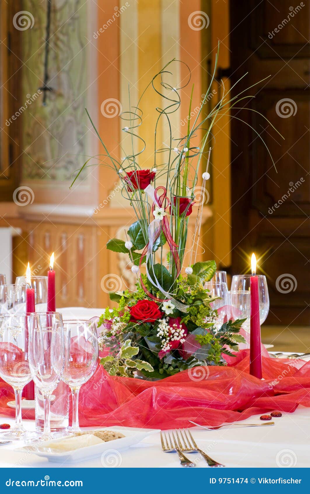 Romantic table setting stock photo. Image of celebration - 9751474