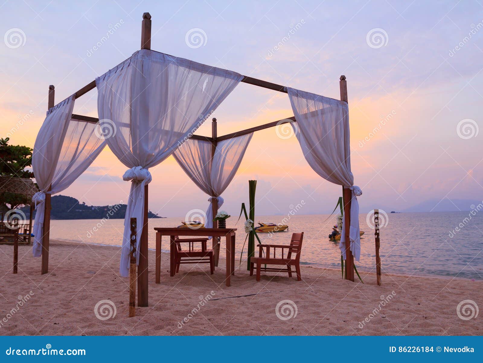 Romantic Table Setting on the Beach Stock Photo - Image of romance ...