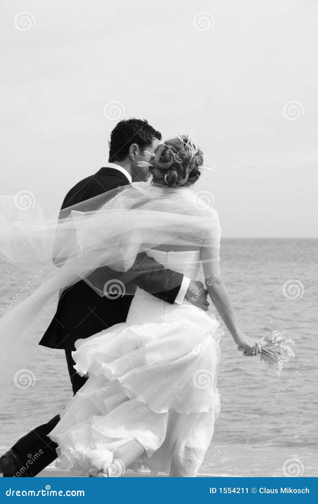 Romantisch paar stock afbeelding. Image of wandelen, gang - 1554211